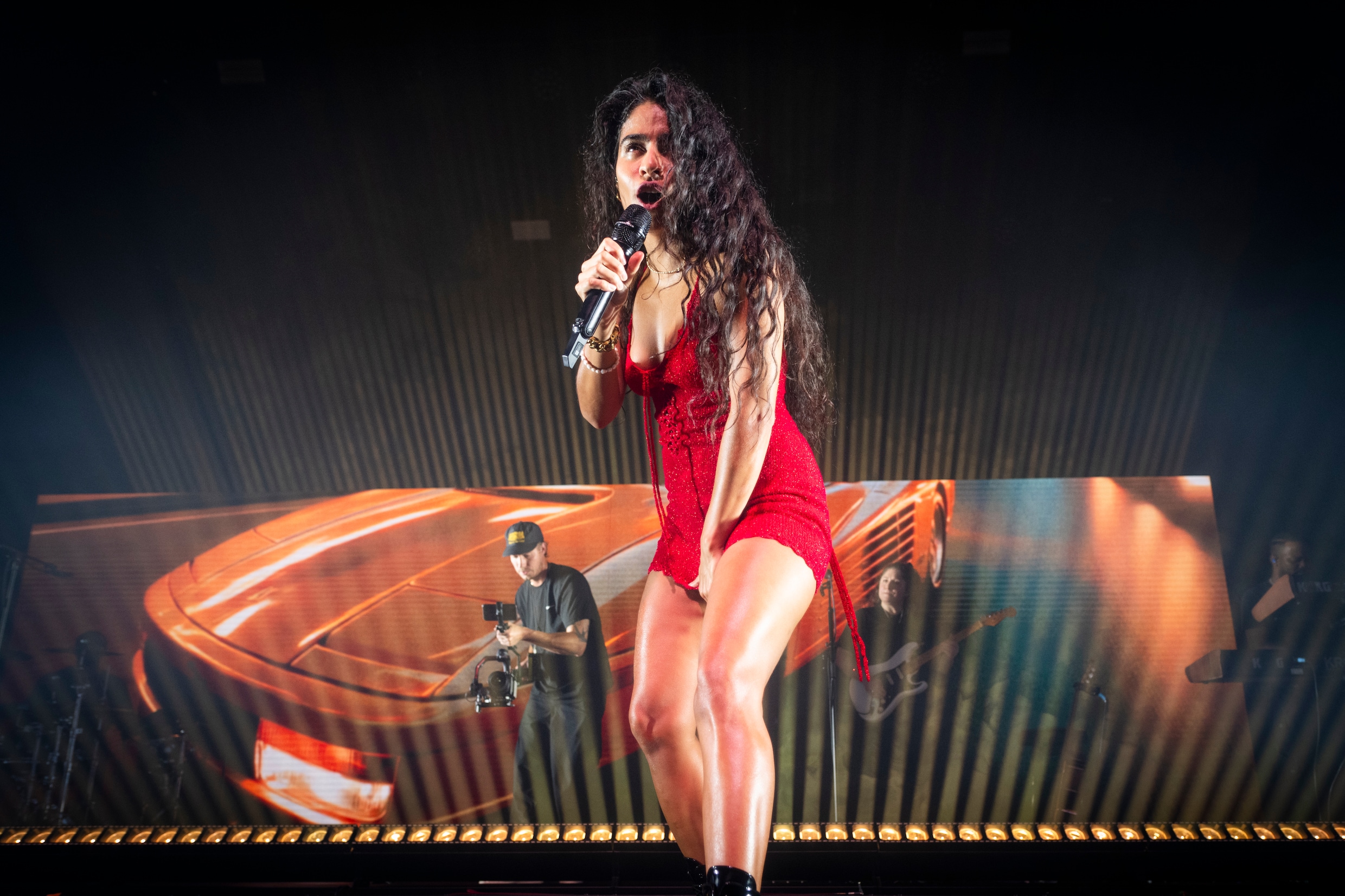 Jessie Reyez speelde in de AB een popshow vol vrolijke kreukjes ...