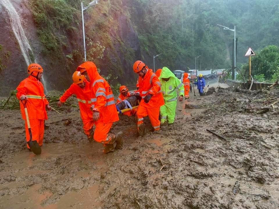 Tyfoon Ragasa treft Taiwan, Filipijnen en China: minstens 27 doden, 127 ...