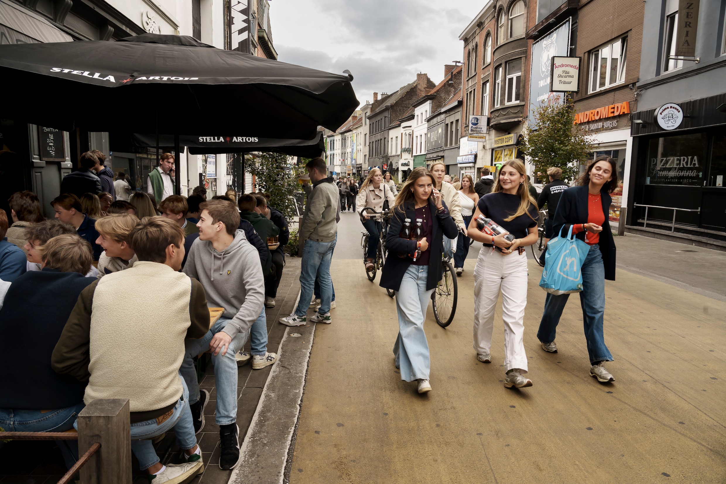 Is het over en uit voor de Overpoort-buurt? Meer voordrinken en een ...