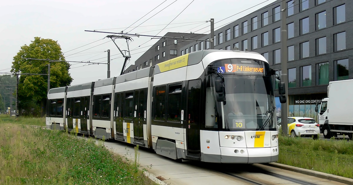 Twee trams gebotst op Linkeroever: zeker negen gewonden, tramverkeer ...
