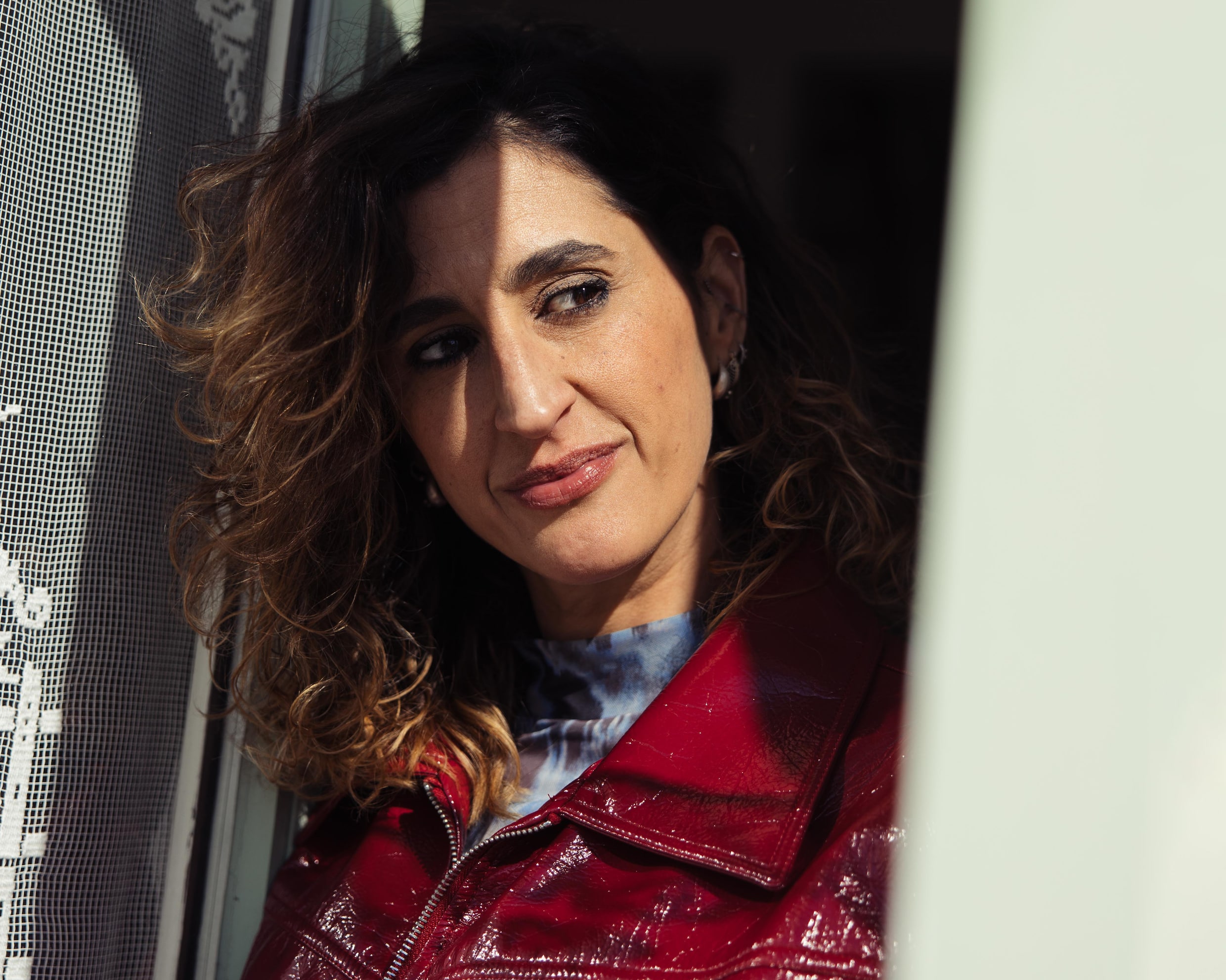 Yasmina El Messaoudi schreef boek over familiegeheim: ‘Zelfs op hun sterfbed hebben mijn ouders ...