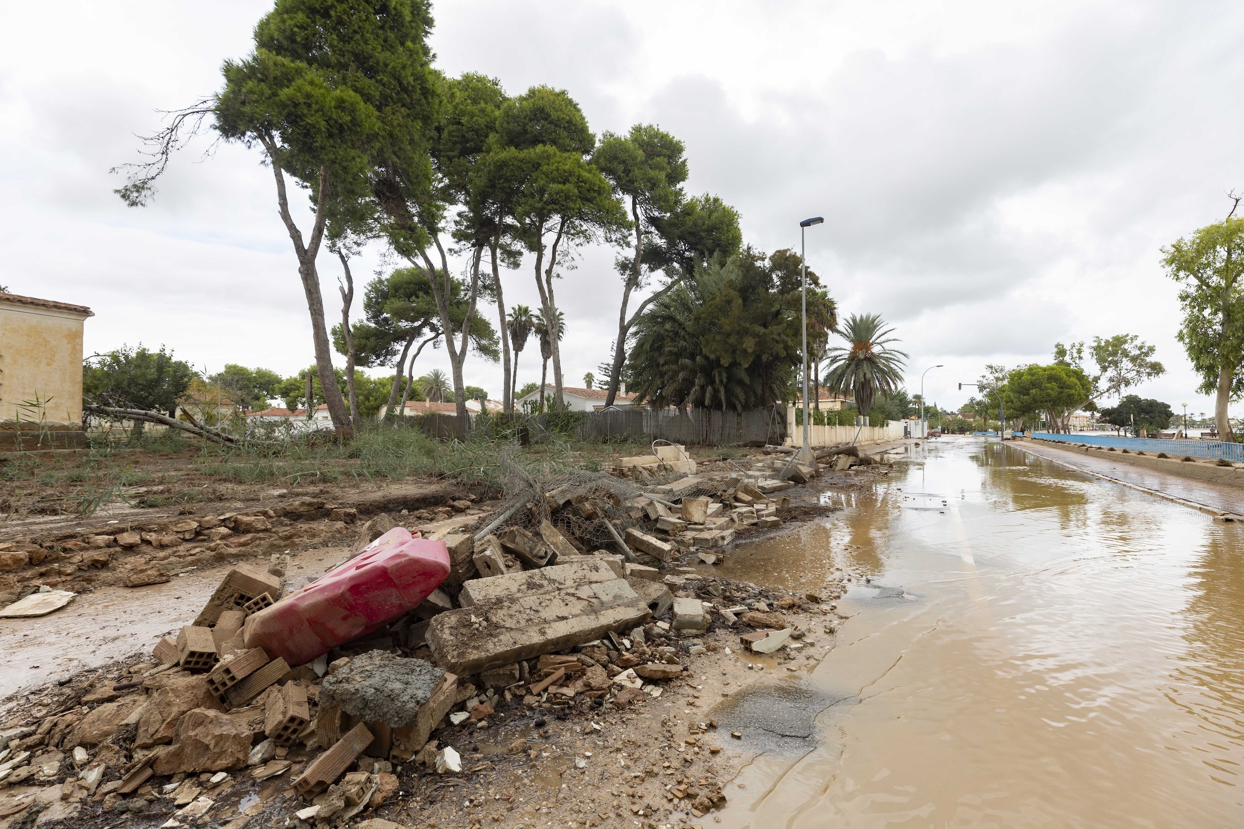 Zware regenval door storm Alice teistert Catalonië: ‘Situatie nog niet ...