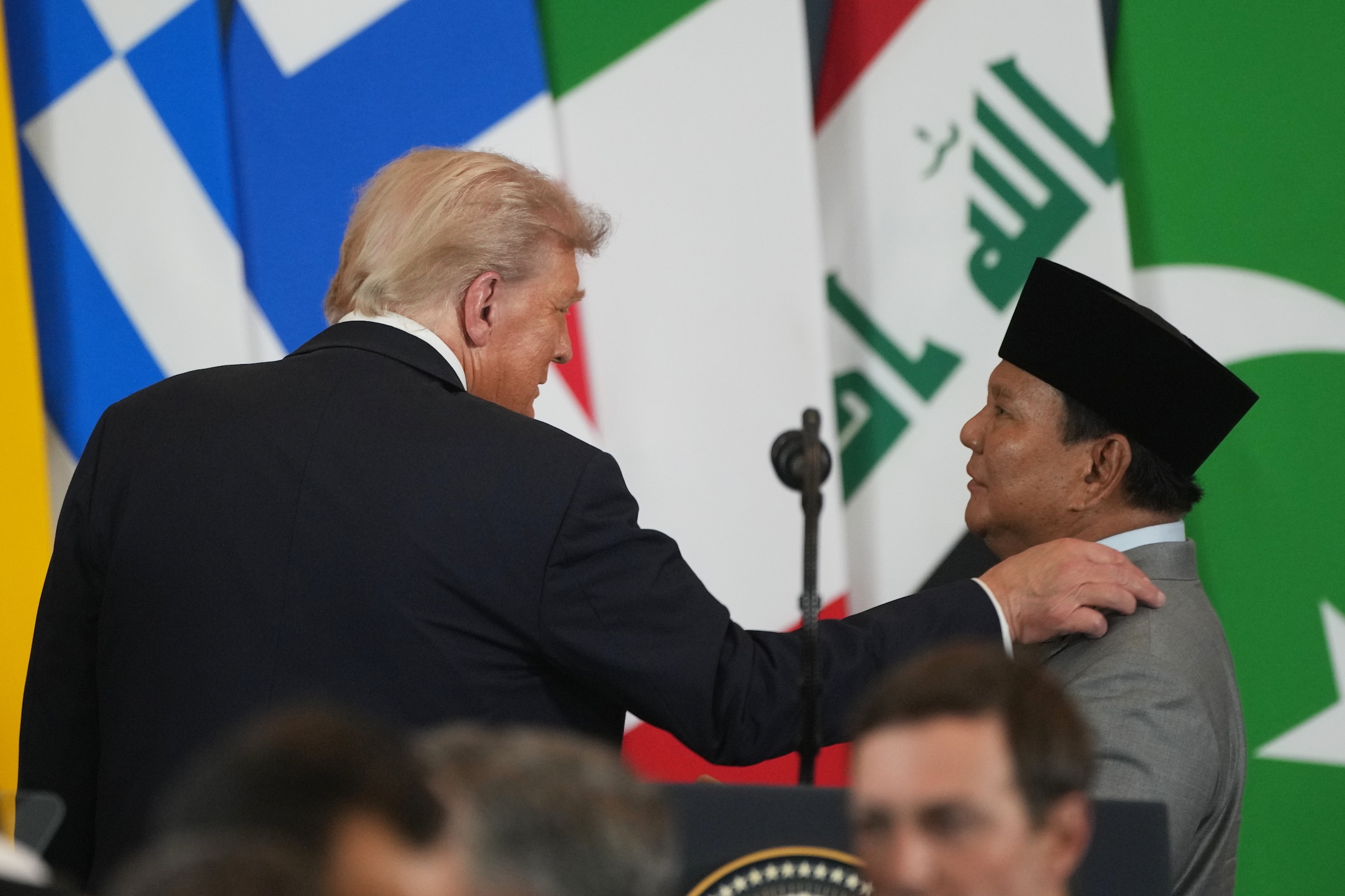 Van ‘president Carney’ tot ‘mooie jonge vrouw’: de opvallendste Trump ...
