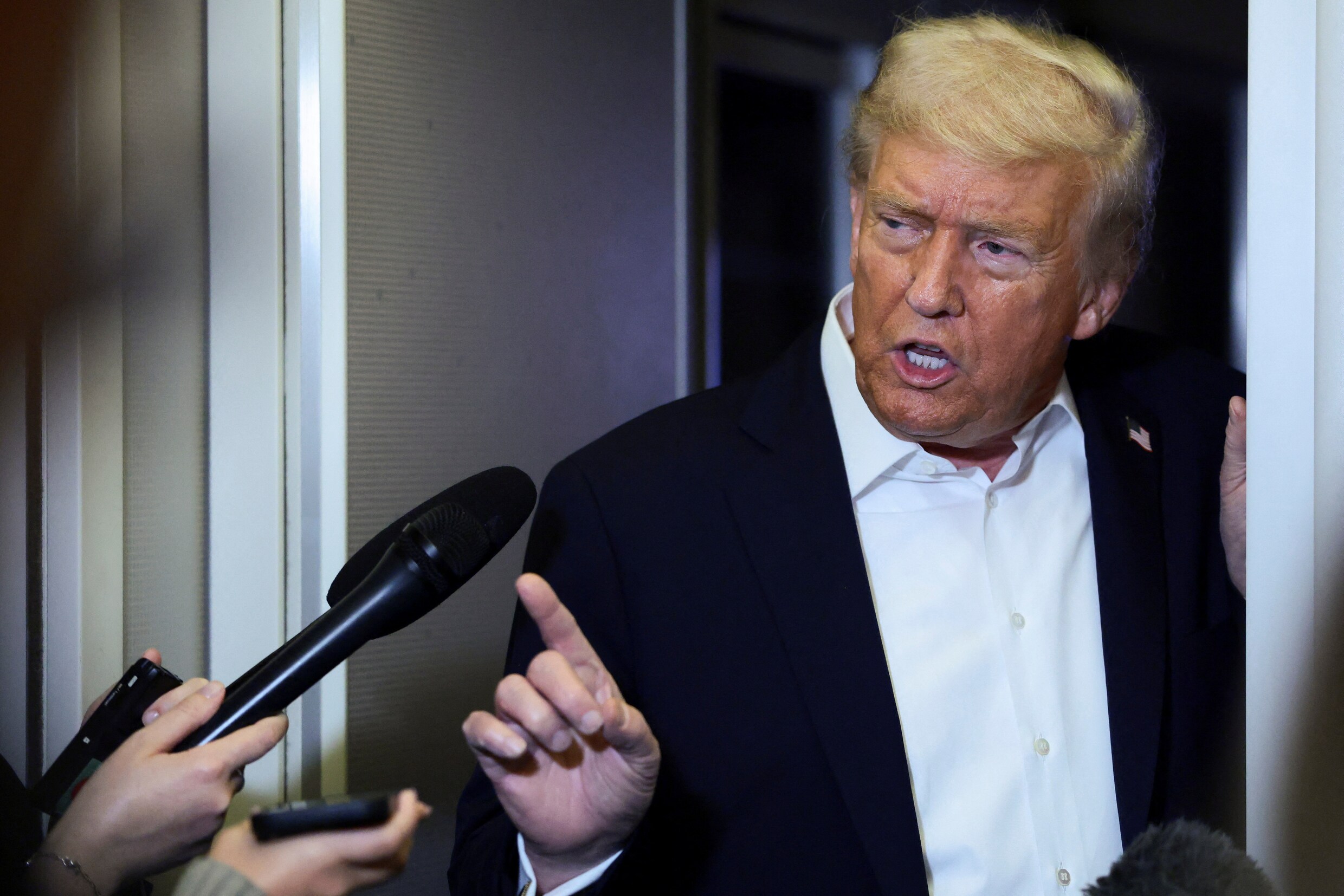 Van ‘president Carney’ tot ‘mooie jonge vrouw’: de opvallendste Trump ...