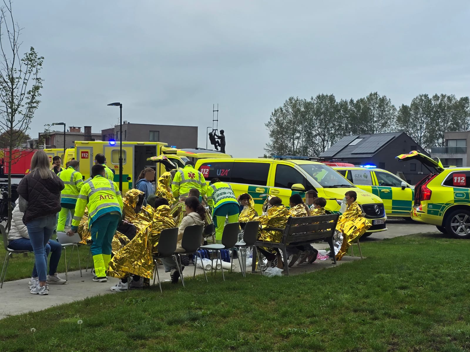 400 leerlingen geëvacueerd en 22 naar ziekenhuis gebracht na CO ...