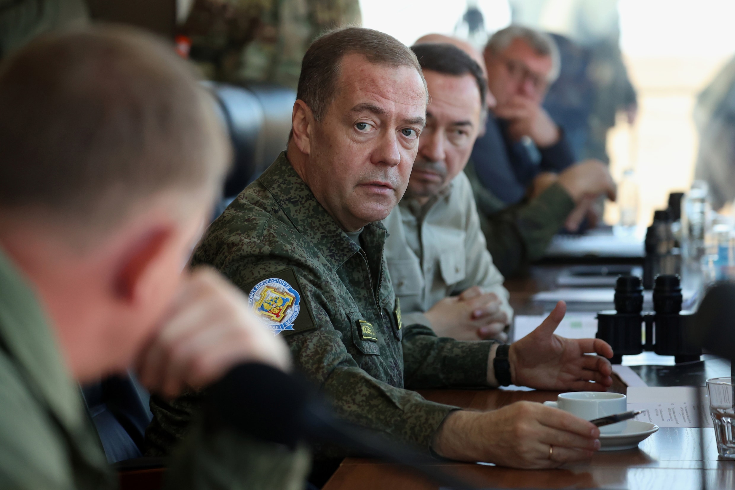 Live - Oekraïne voert luchtaanvallen uit op Russische olieraffinaderij ...