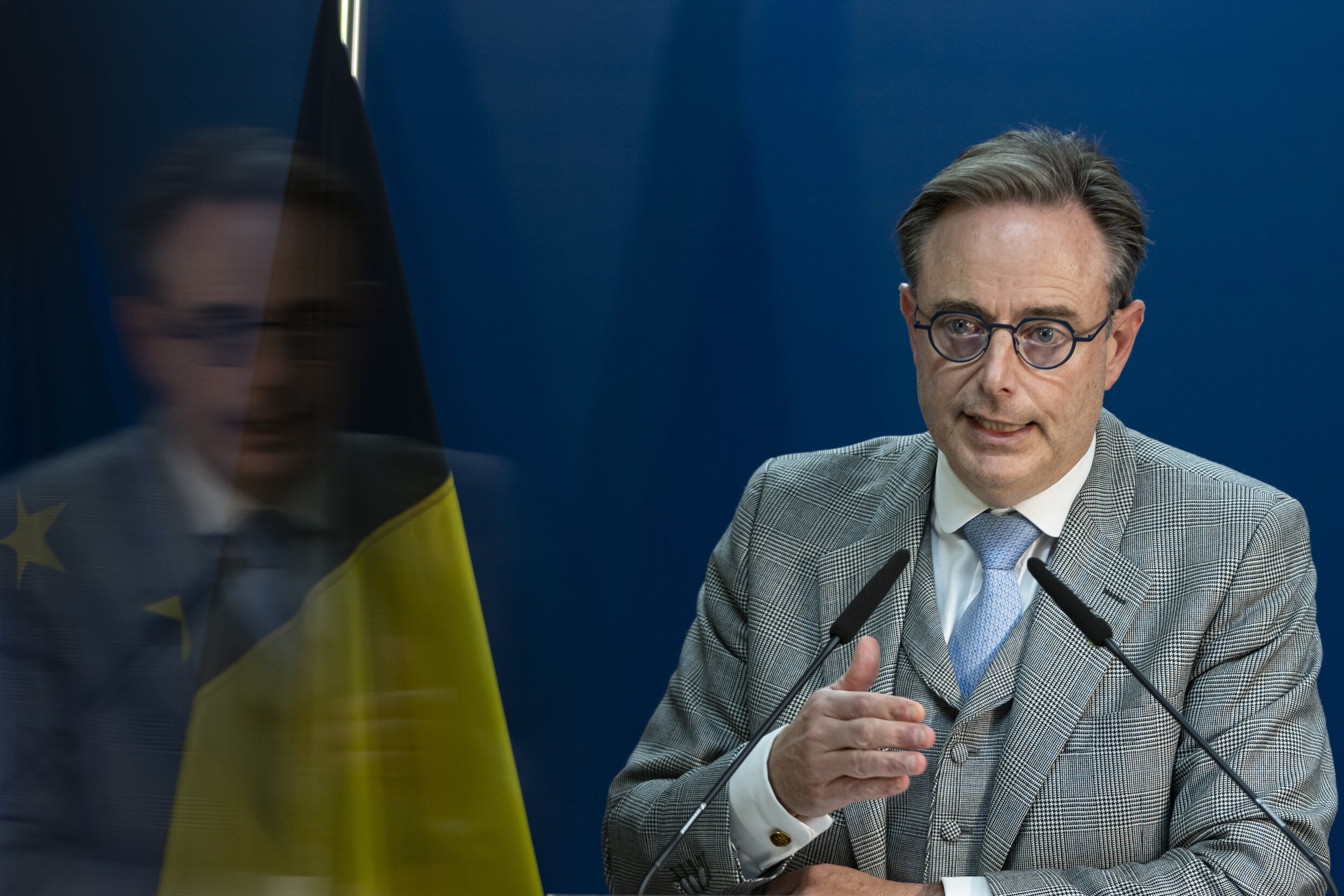 Live - Politiek. Premier Bart De Wever in Kamer: ‘Sire, geef me vijftig ...