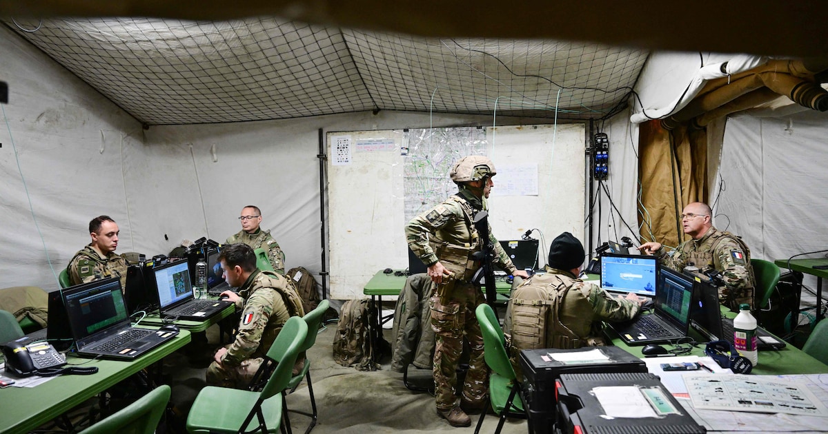 Bij NAVO gaan stemmen op voor ‘agressiever’ optreden tegen Russische ...