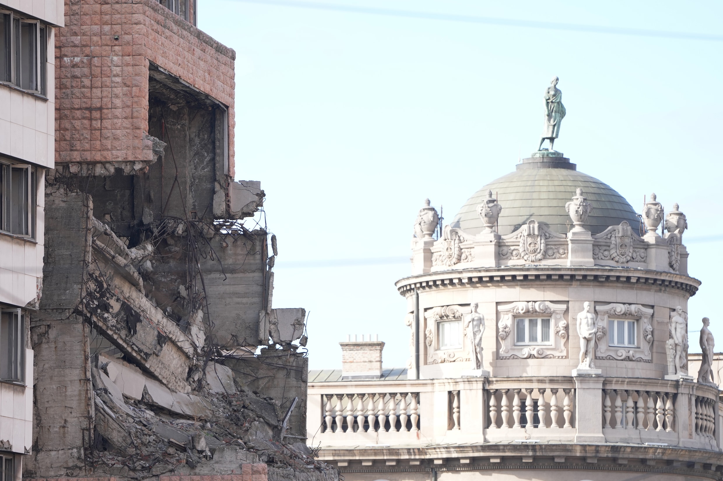 Parlement Servië maakt weg vrij voor vastgoedproject van Trumps ...