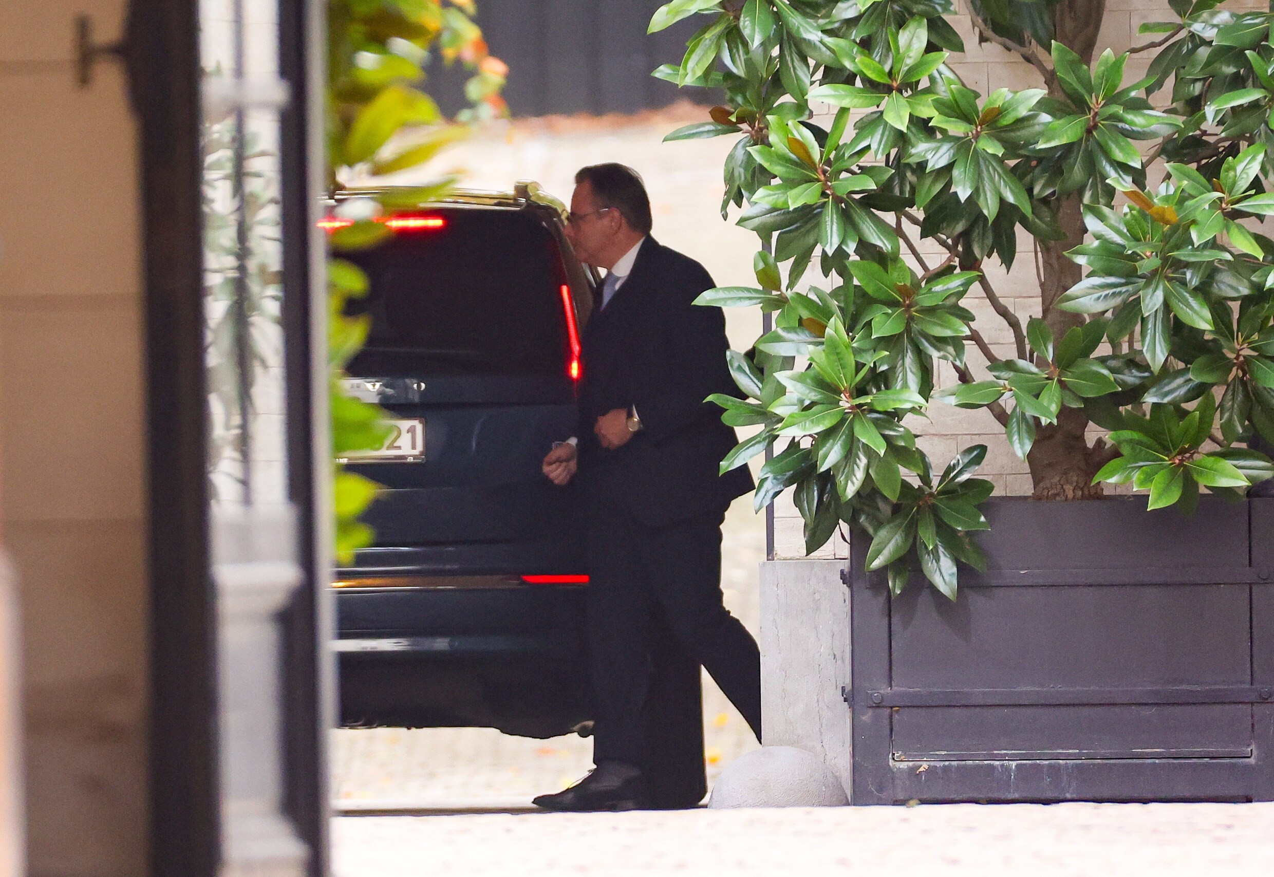 Live - Politiek. Premier Bart De Wever in Kamer: ‘Sire, geef me vijftig ...