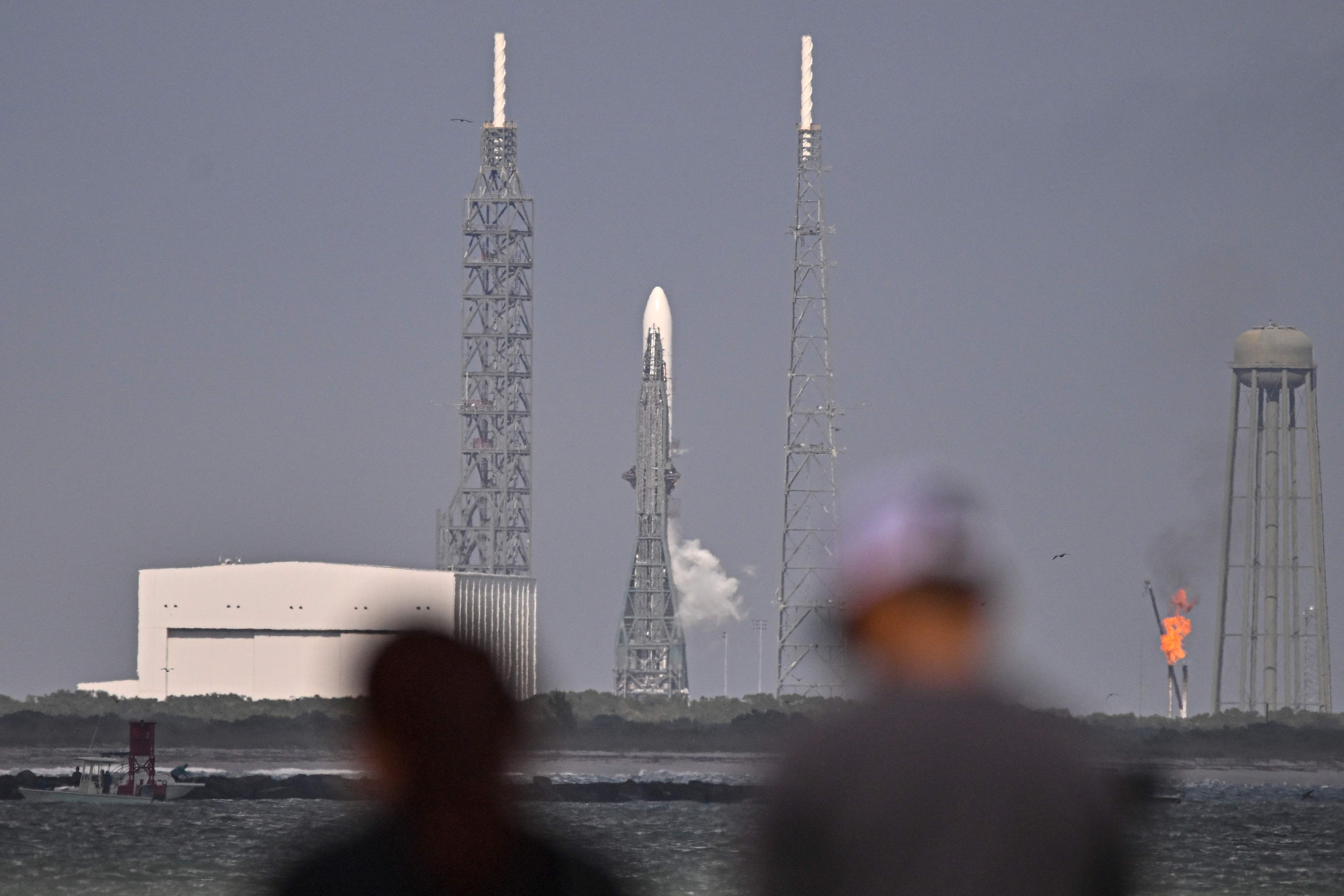 Raket van bedrijf Jeff Bezos is klaar voor lancering van twee Mars ...