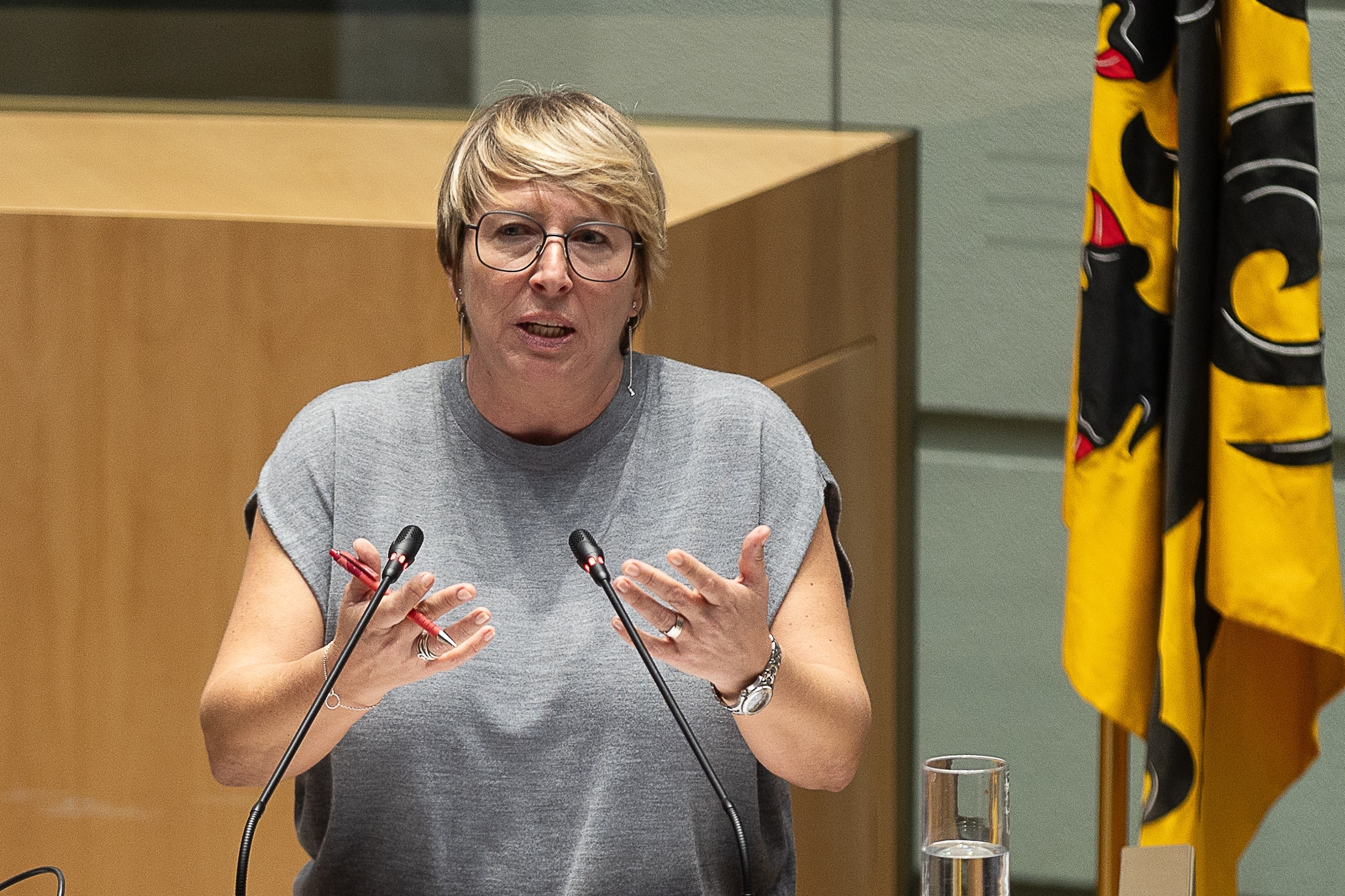 Besparingen van 46 miljoen euro brengen ouderenzorg in crisis: ‘Gennez ...