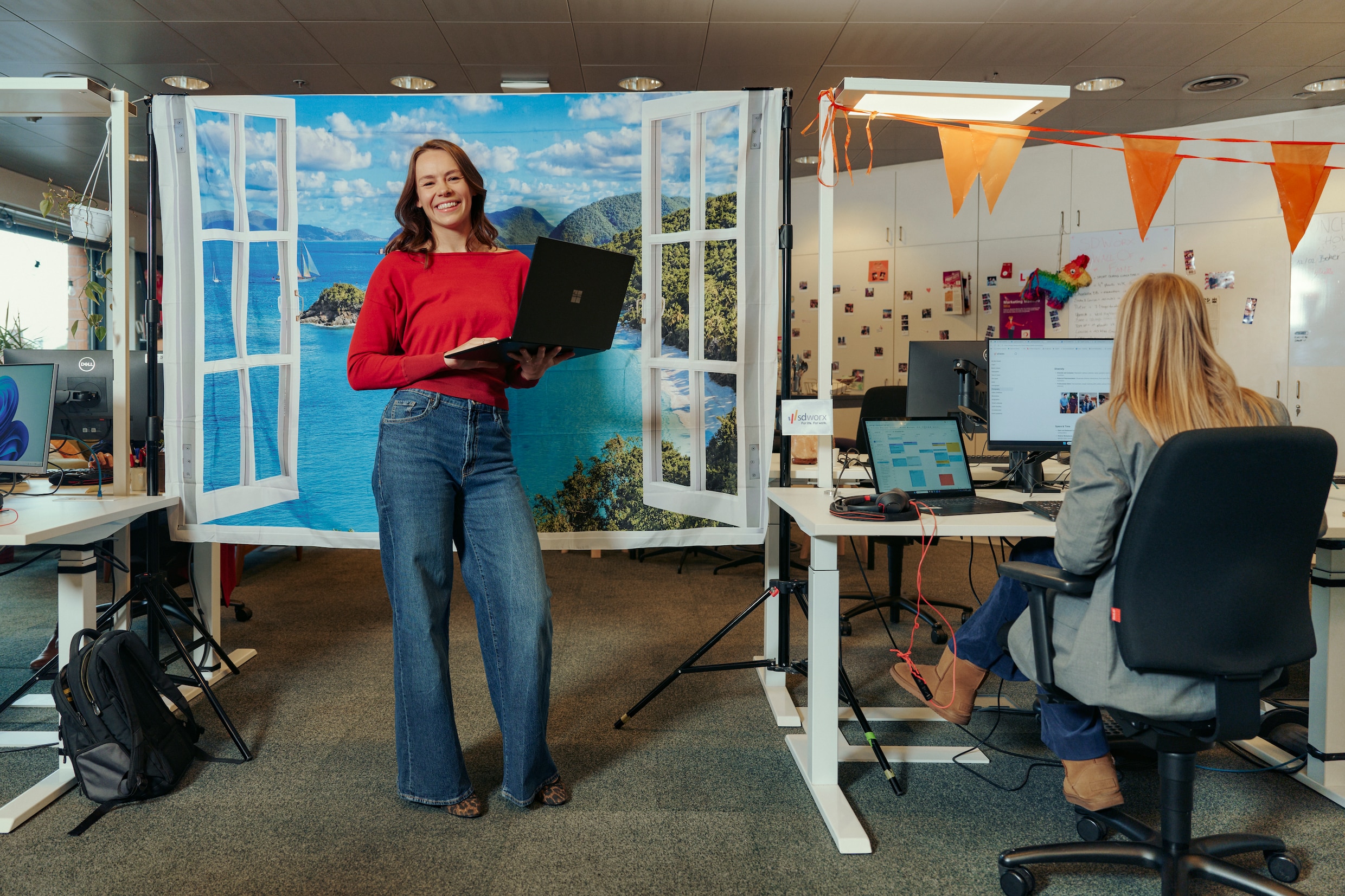 Meer werknemers kiezen voor een ‘workation’: ‘Ik kan even ontsnappen ...