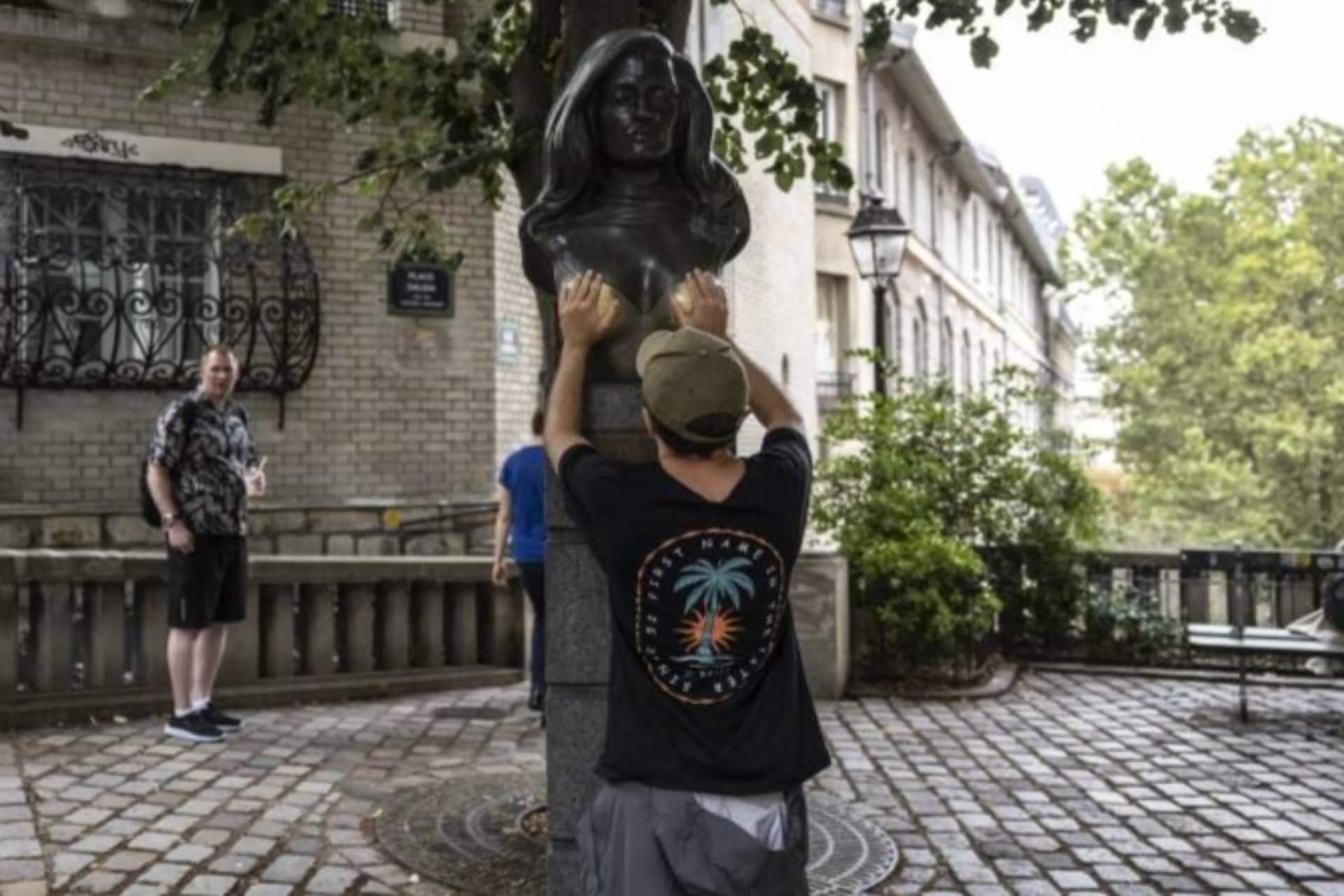 Politieke rel in Parijs: borsten van Dalida’s standbeeld mogen niet ...
