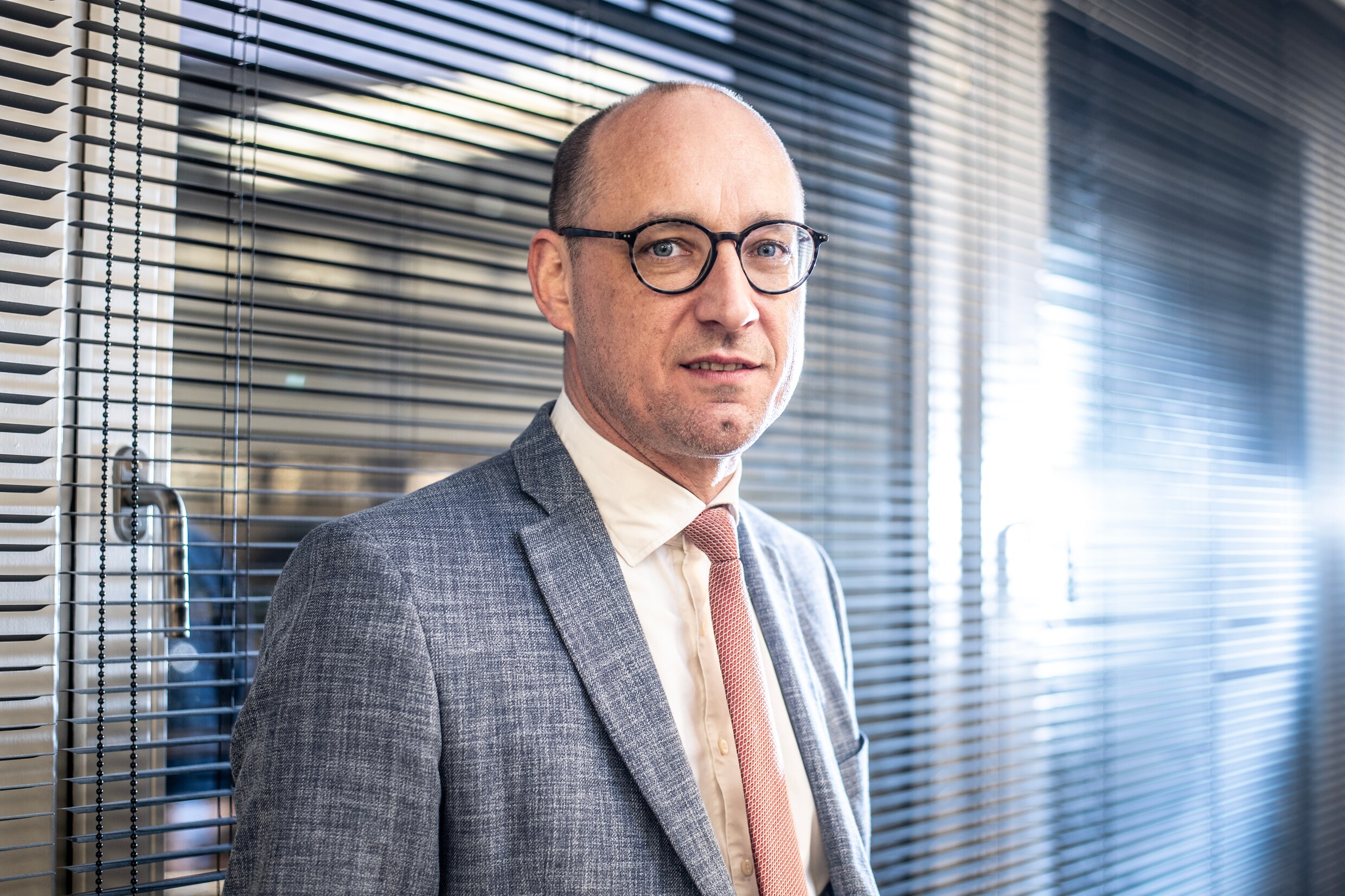 Vincent Van Peteghem: ‘Bart De Wever wil zelf de touwtjes in handen ...