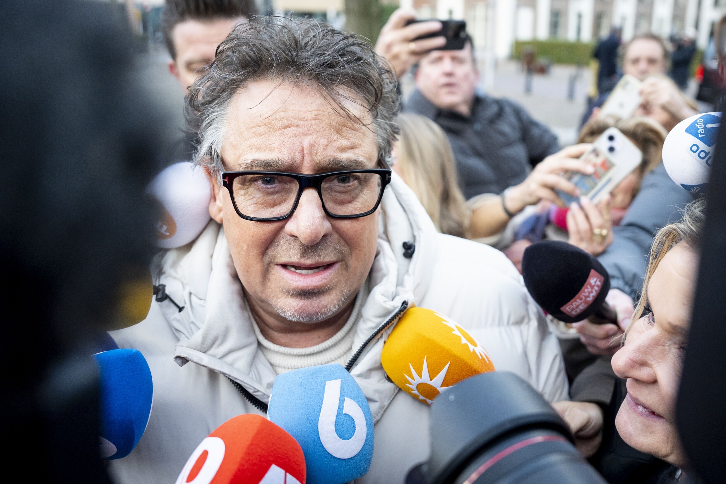 Nederlandse zanger Marco Borsato vrijgesproken in zedenzaak met 15 ...