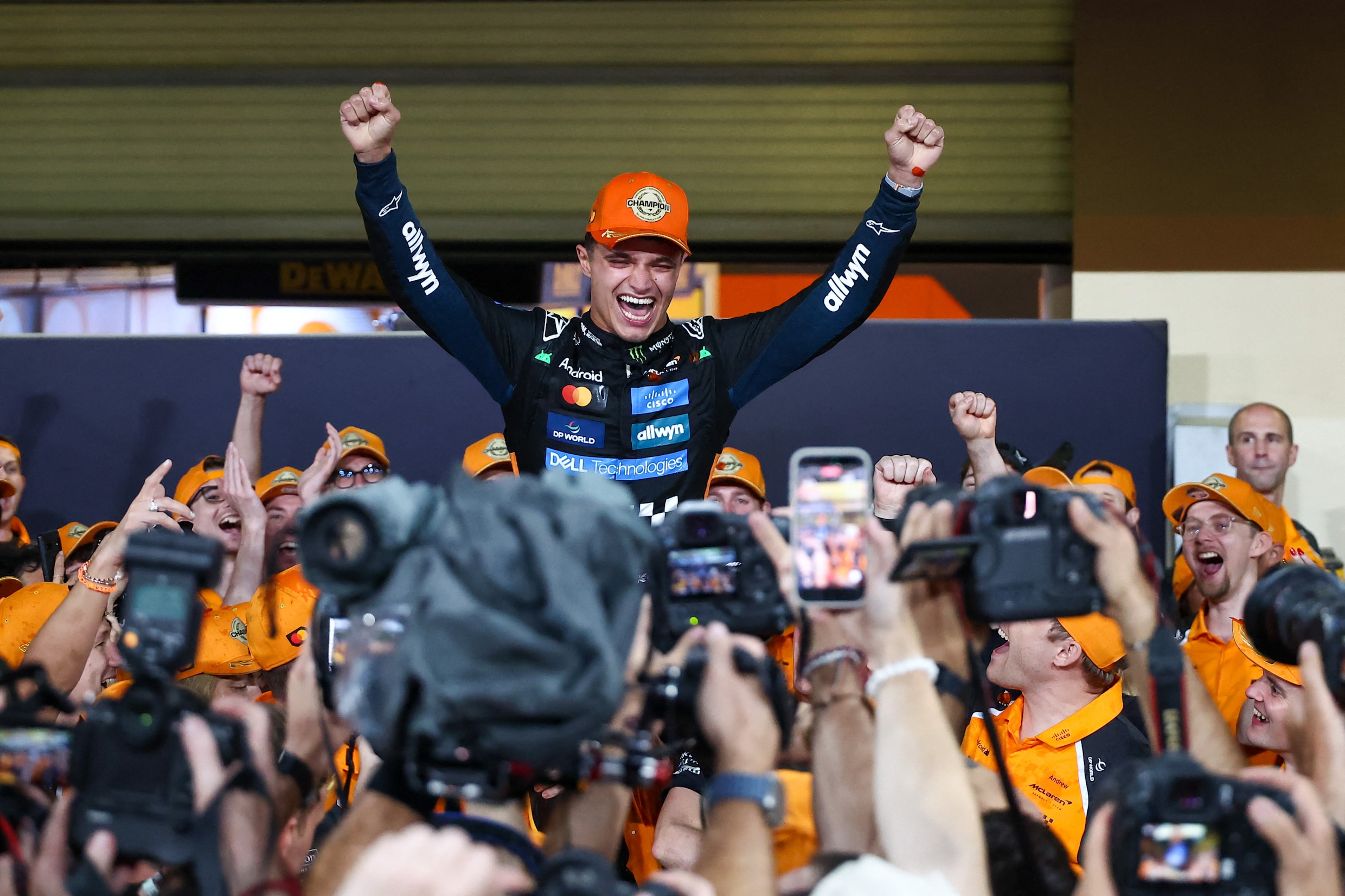 Lando Norris is wereldkampioen F1: ‘Het is allemaal zo surrealistisch ...