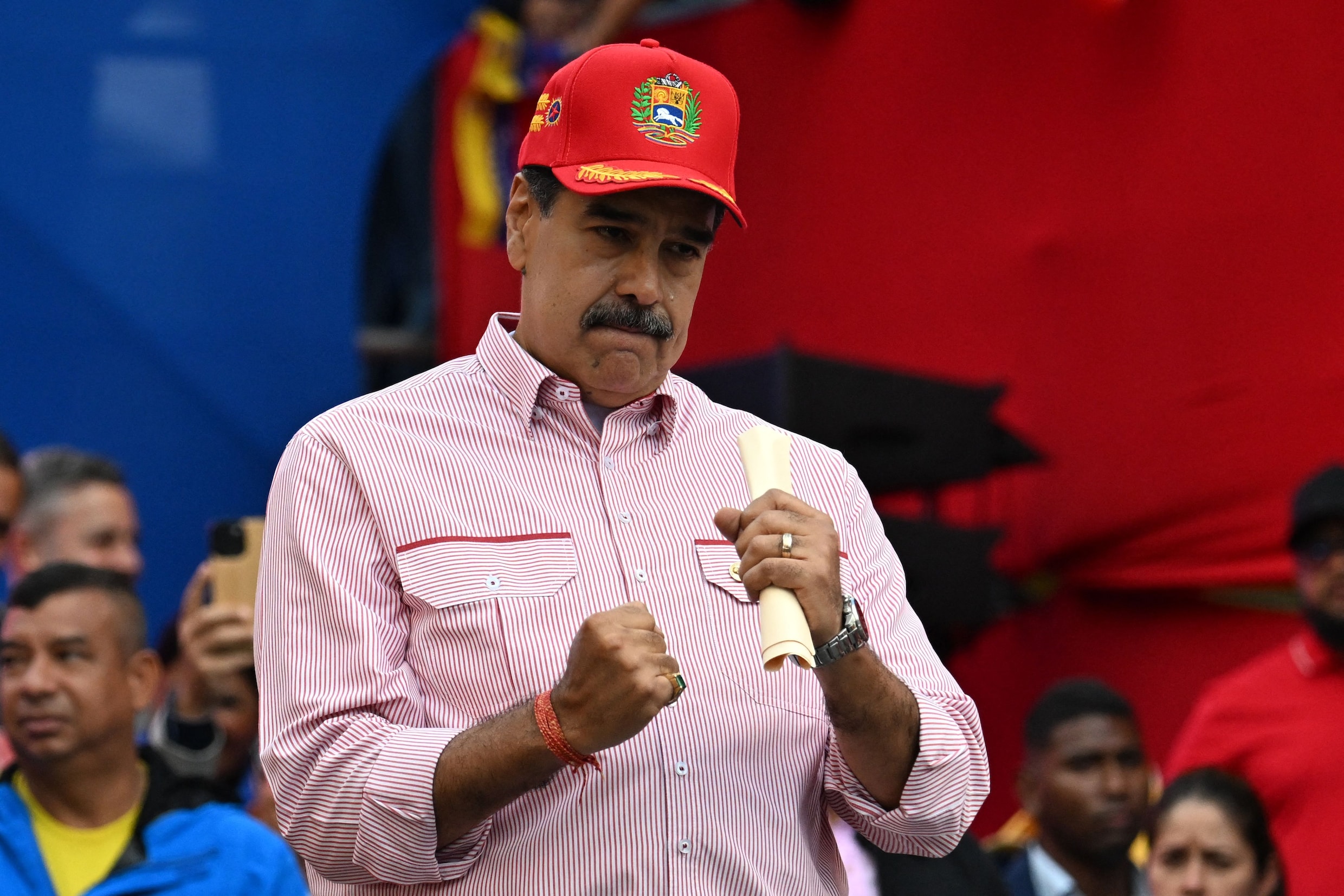 Live - President Trump. Maduro ‘klaar’ om te praten met VS over olie en ...