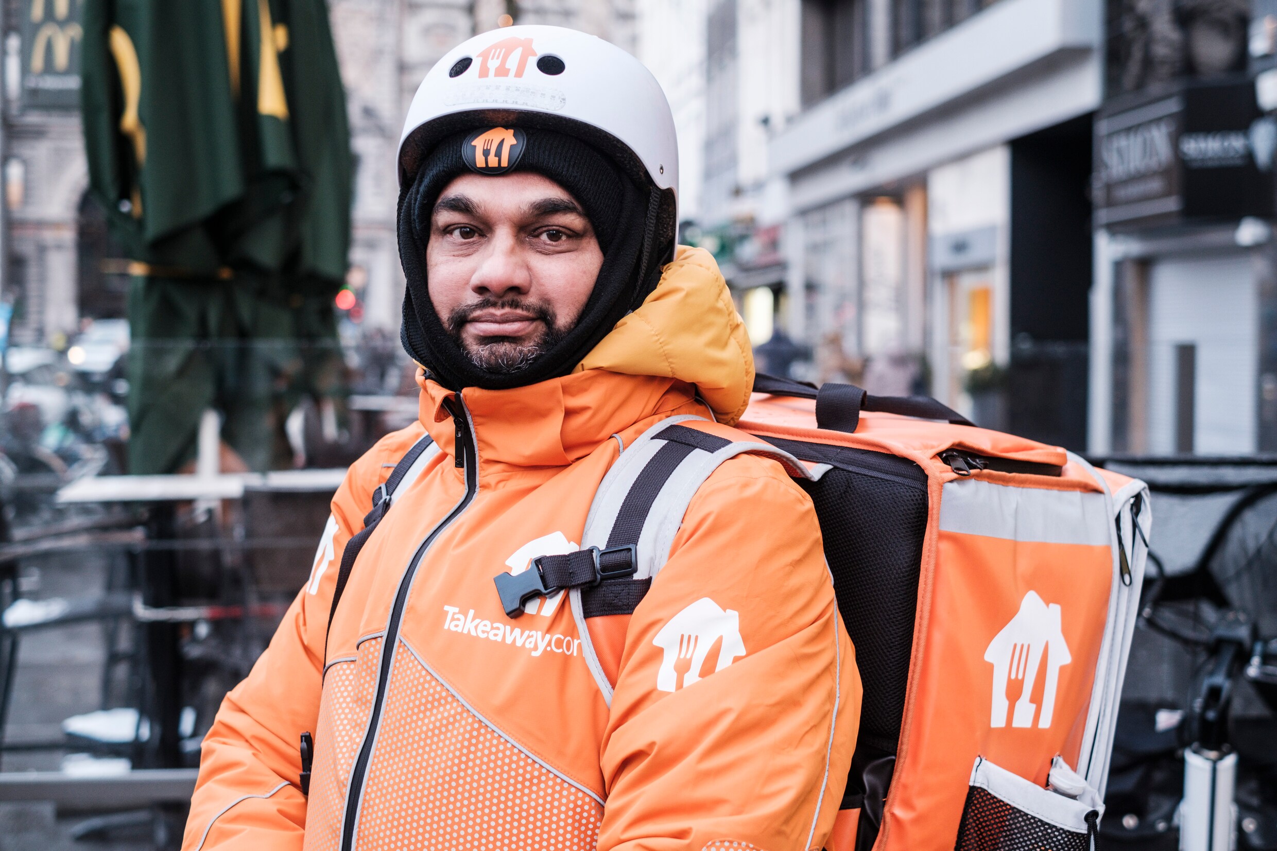 ‘Ik ben vandaag al vier keer bijna uitgegleden’: maaltijdbezorgers ...