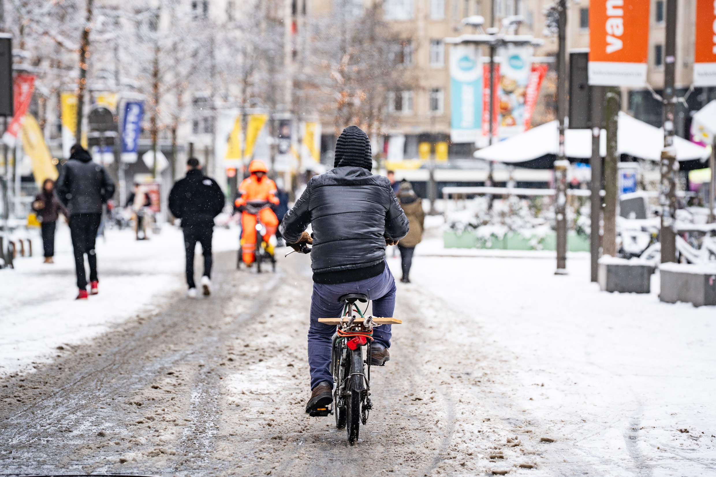 Live - KMI: ‘Bij storm Goretti wordt het uitkijken op drie fronten ...