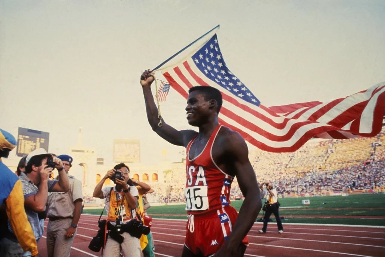 Het leven van atleet Carl Lewis of Brad Pitt en Angelina Jolie in ‘Mr ...
