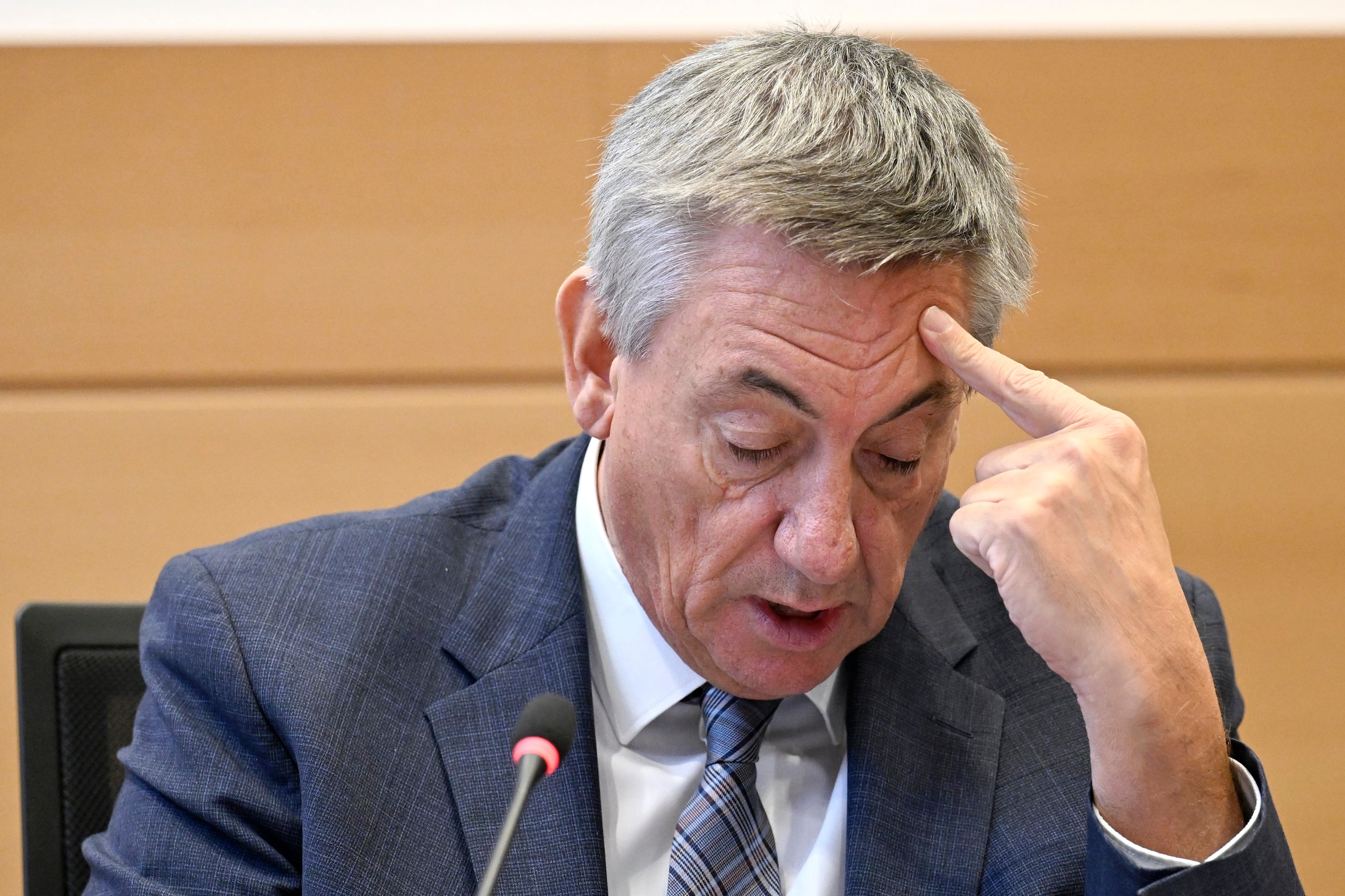 Live - Politiek. Regering rekent op 2 miljard euro van verkoop Belfius ...