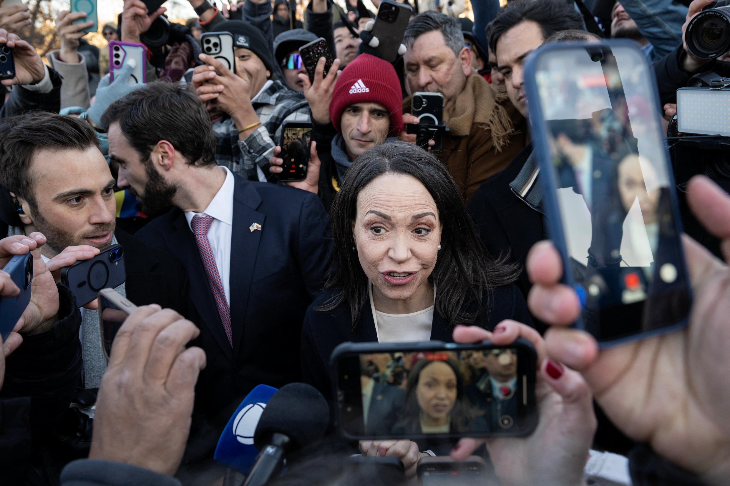 Live - Machado zegt president Venezuela te zullen worden ‘als tijd rijp ...
