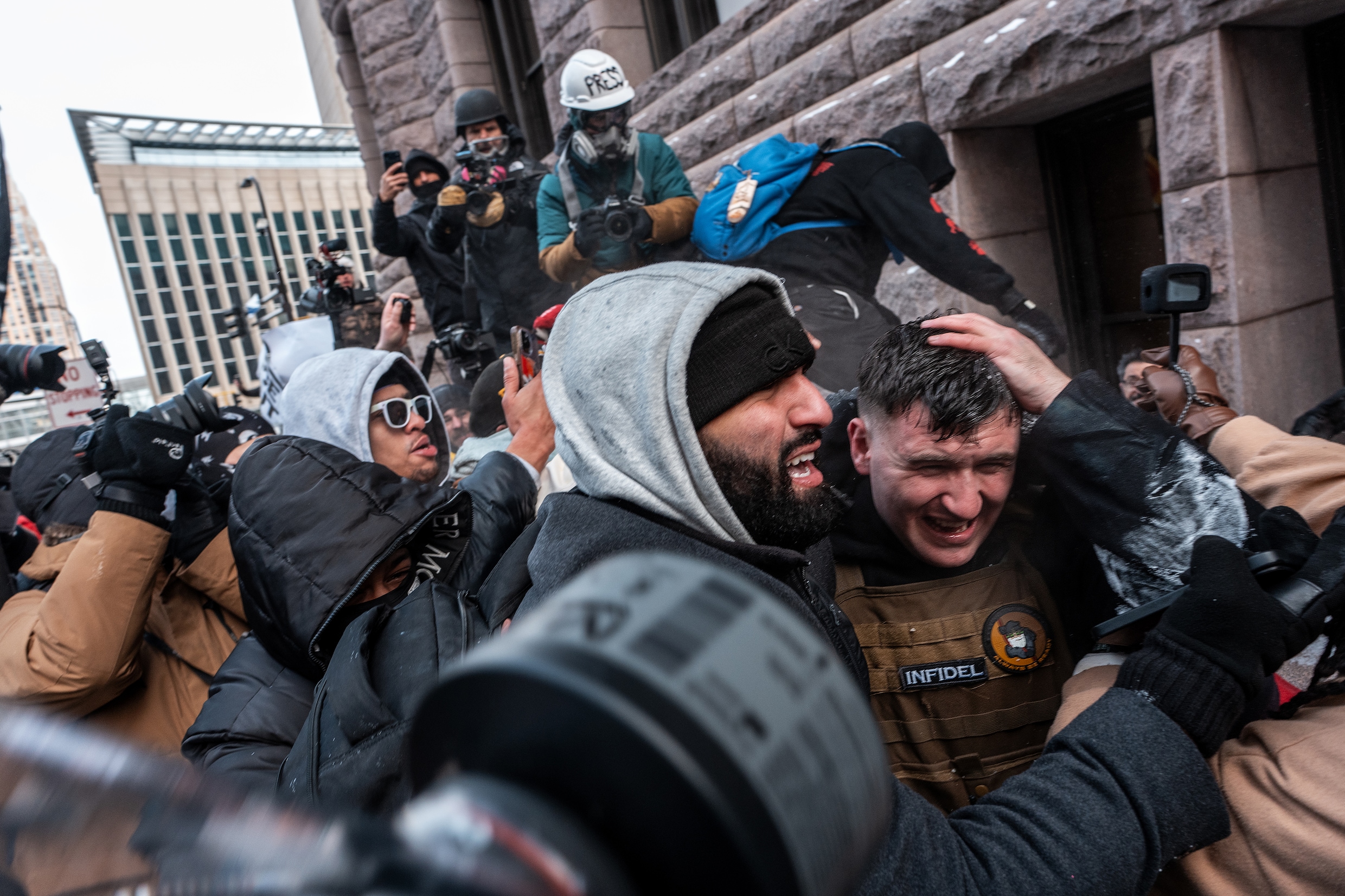 Een conservatieve influencer probeerde het ICE-protest in Minneapolis ...