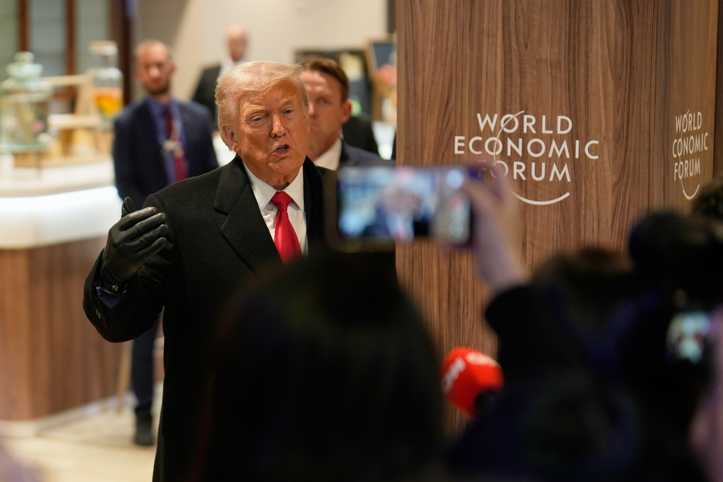 Trump draait opnieuw bij in Groenland-kwestie, critici zien bevestiging ...