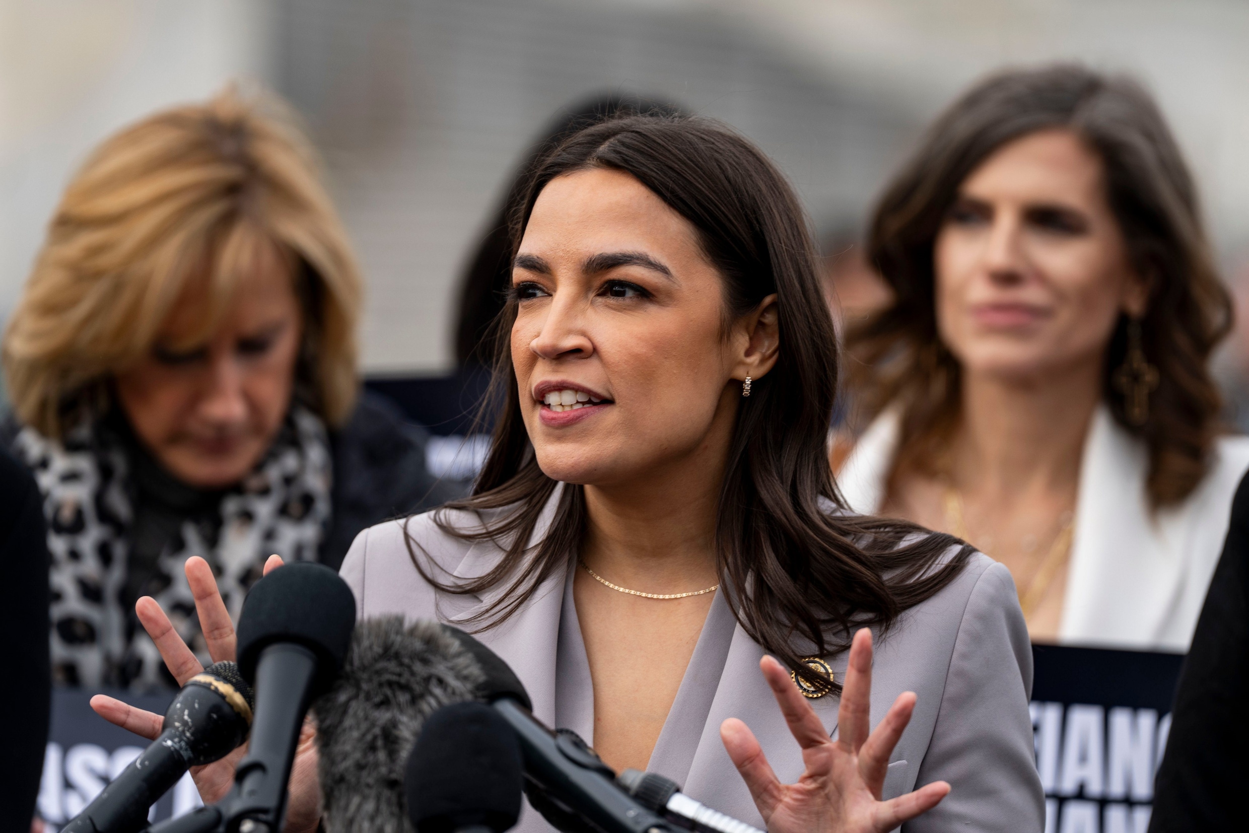 Van agitator tot strateeg: Alexandria Ocasio-Cortez eist haar plek op ...