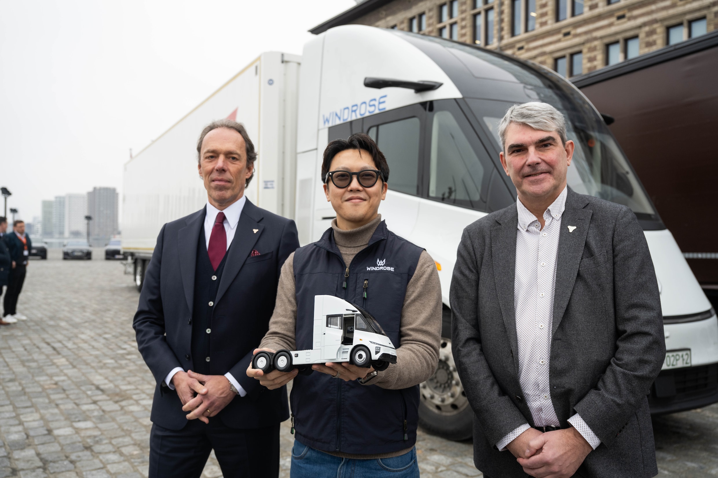 Opsteker voor haven: Windrose gaat e-trucks bouwen in Antwerpen, op ...