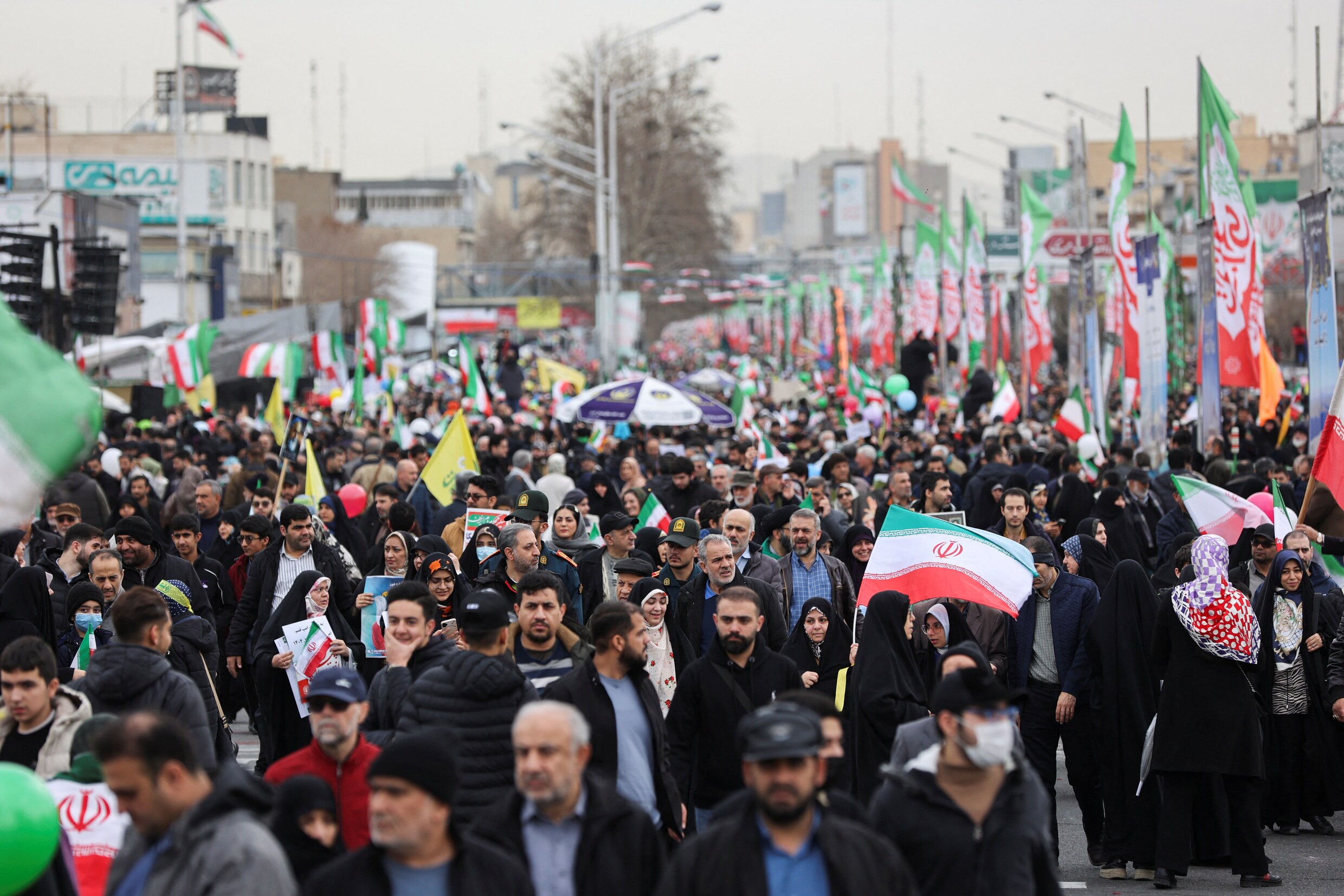 Live - Iran houdt grote herdenking voor omgekomen betogers • ‘Iran komt ...