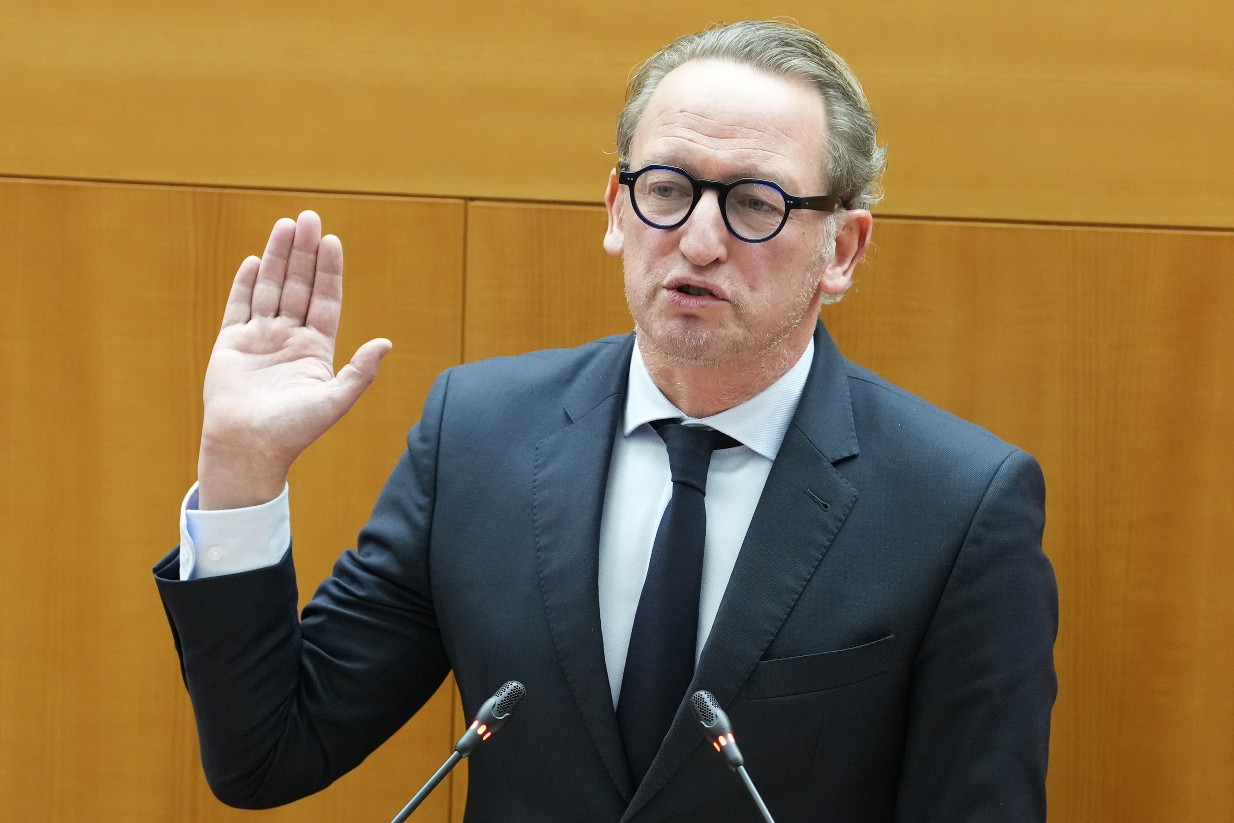 Live - Politiek. Boris Dilliès (MR) leidt Brusselse regering als ...