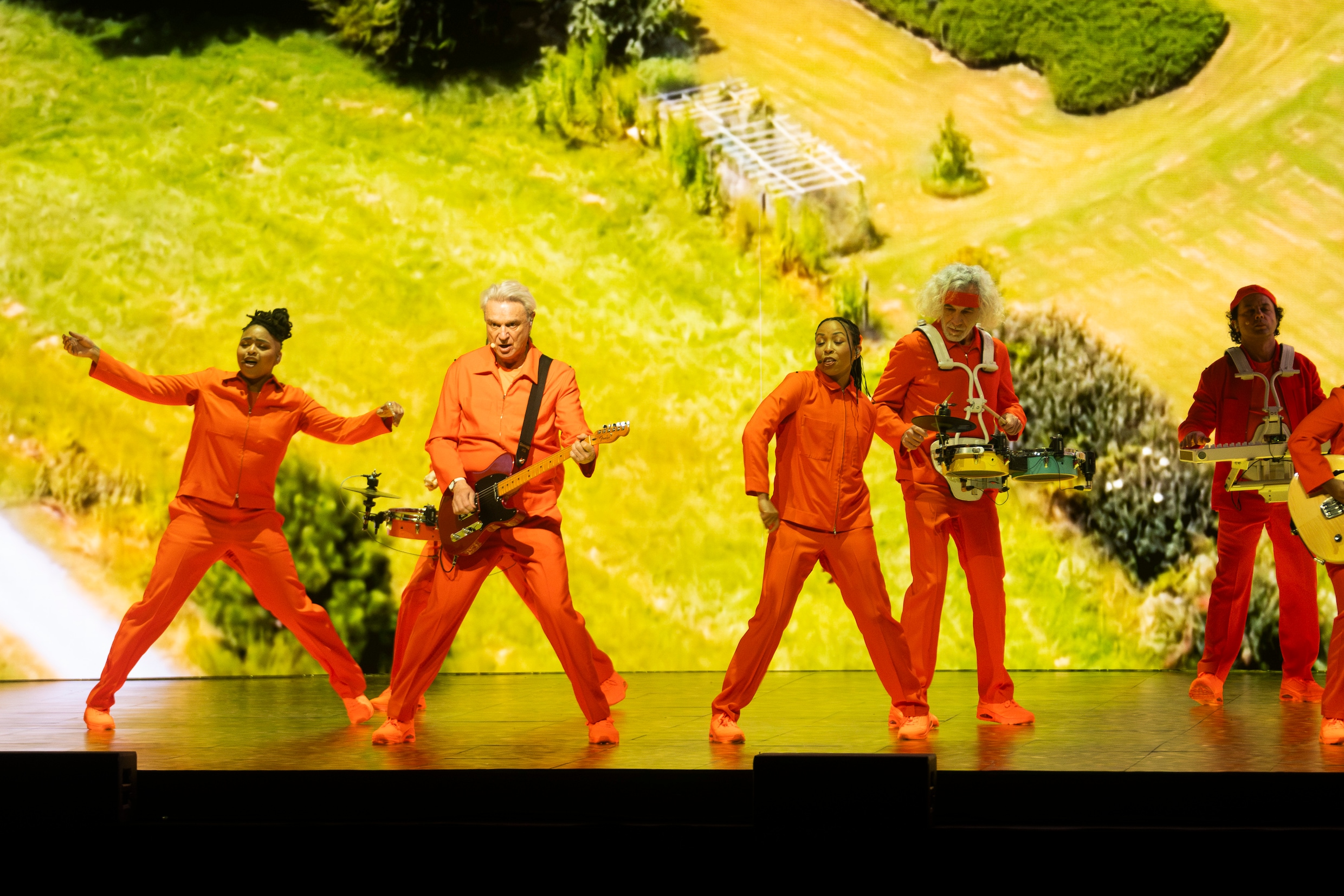 De triomftocht van David Byrne in Vorst Nationaal: verbluffend ...