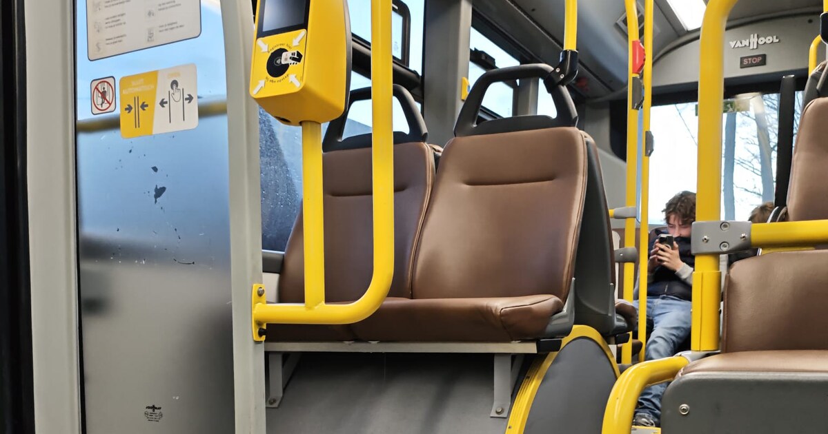 Tientallen gemeenten schrappen buslijnen vanaf juli: we reden mee met ...