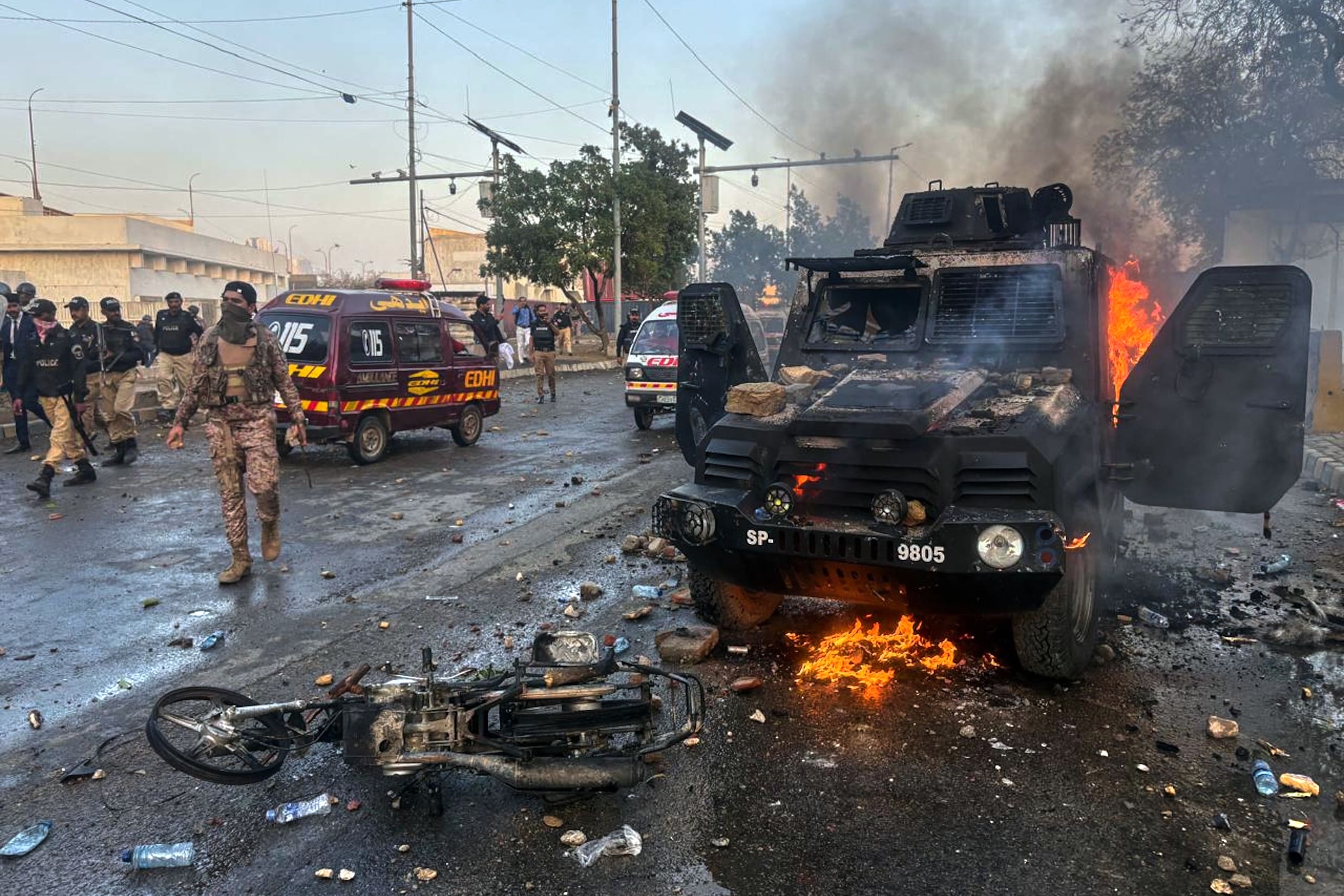 Live - Opnieuw krachtige explosies in Teheran • Duitsland, Frankrijk en ...