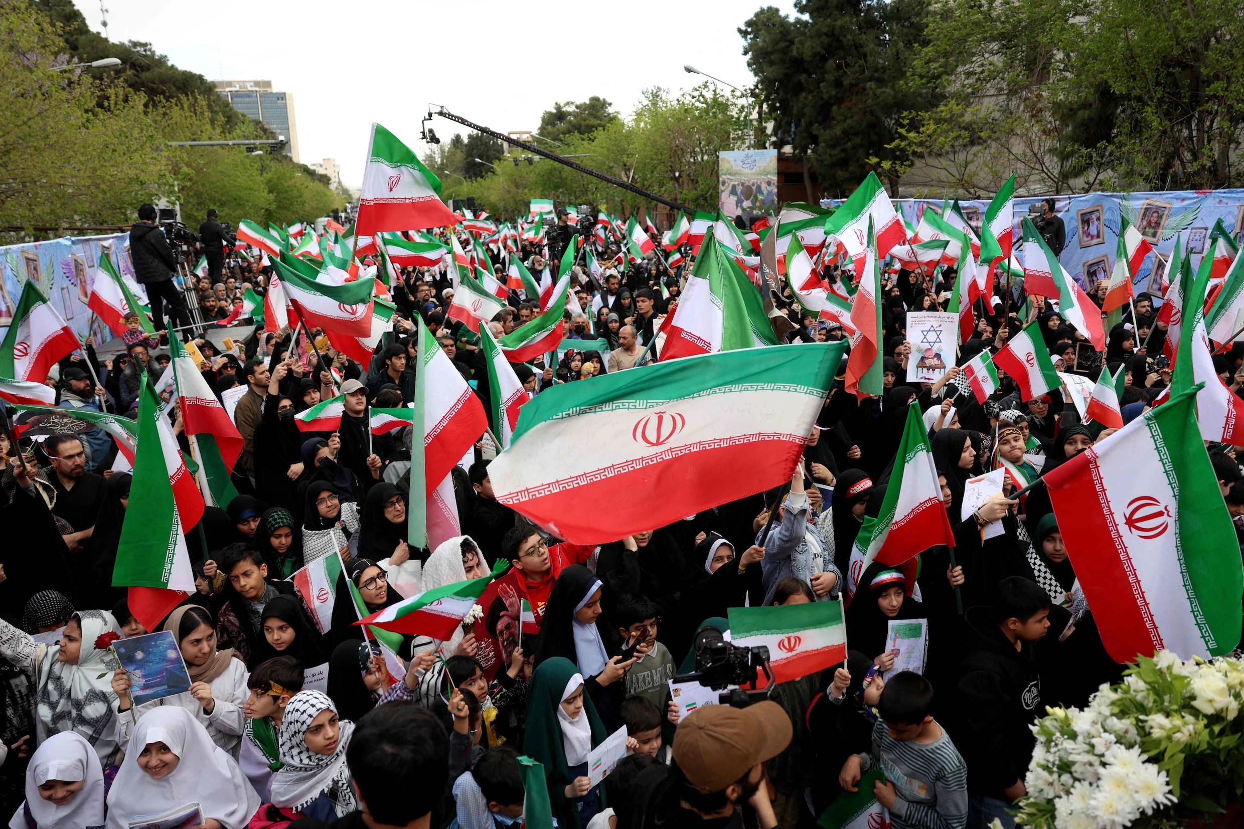 Live - Pakistan vraagt Trump deadline voor Iran met twee weken uit te ...