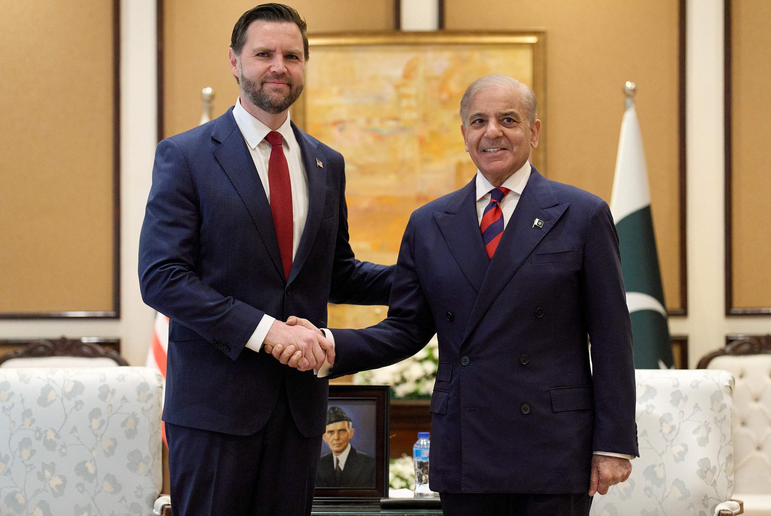 Live - VS vallen doelen in Iran aan ‘uit zelfverdediging’, Rubio denkt ...