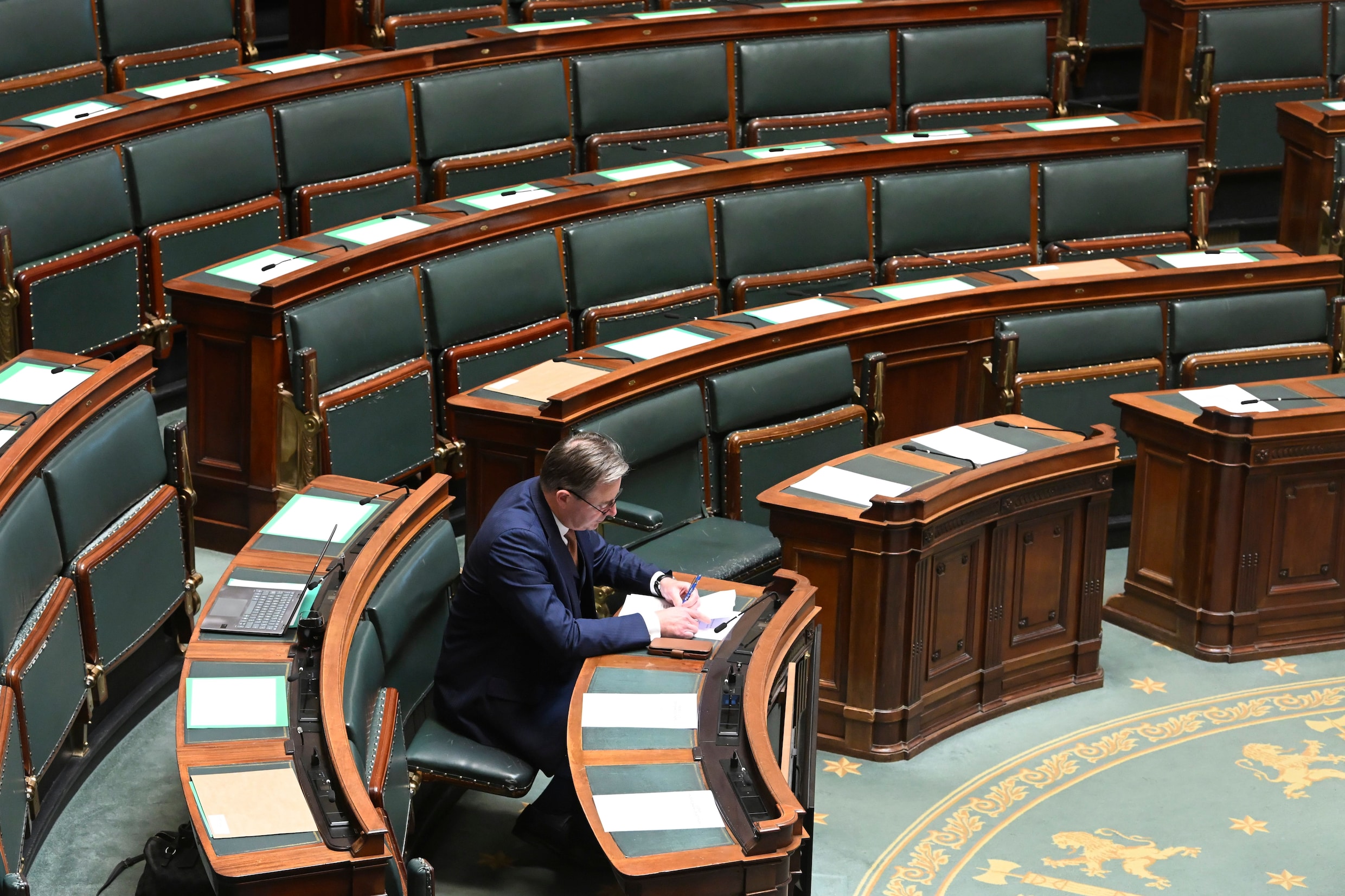 Live - Liga voor Mensenrechten stelt federale regering in gebreke ...