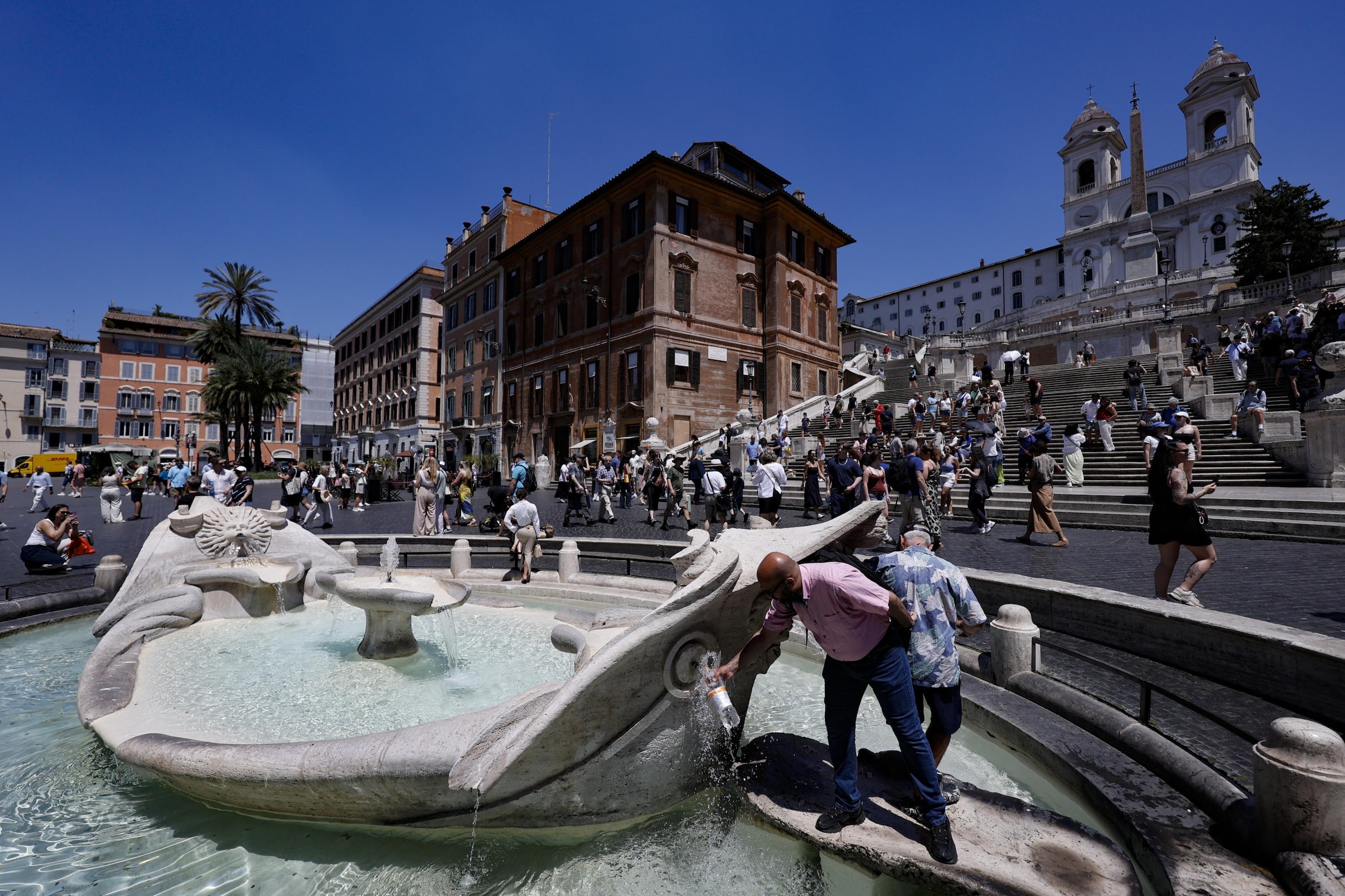 Italië kondigt code rood af voor vier grote steden wegens hittegolf ...