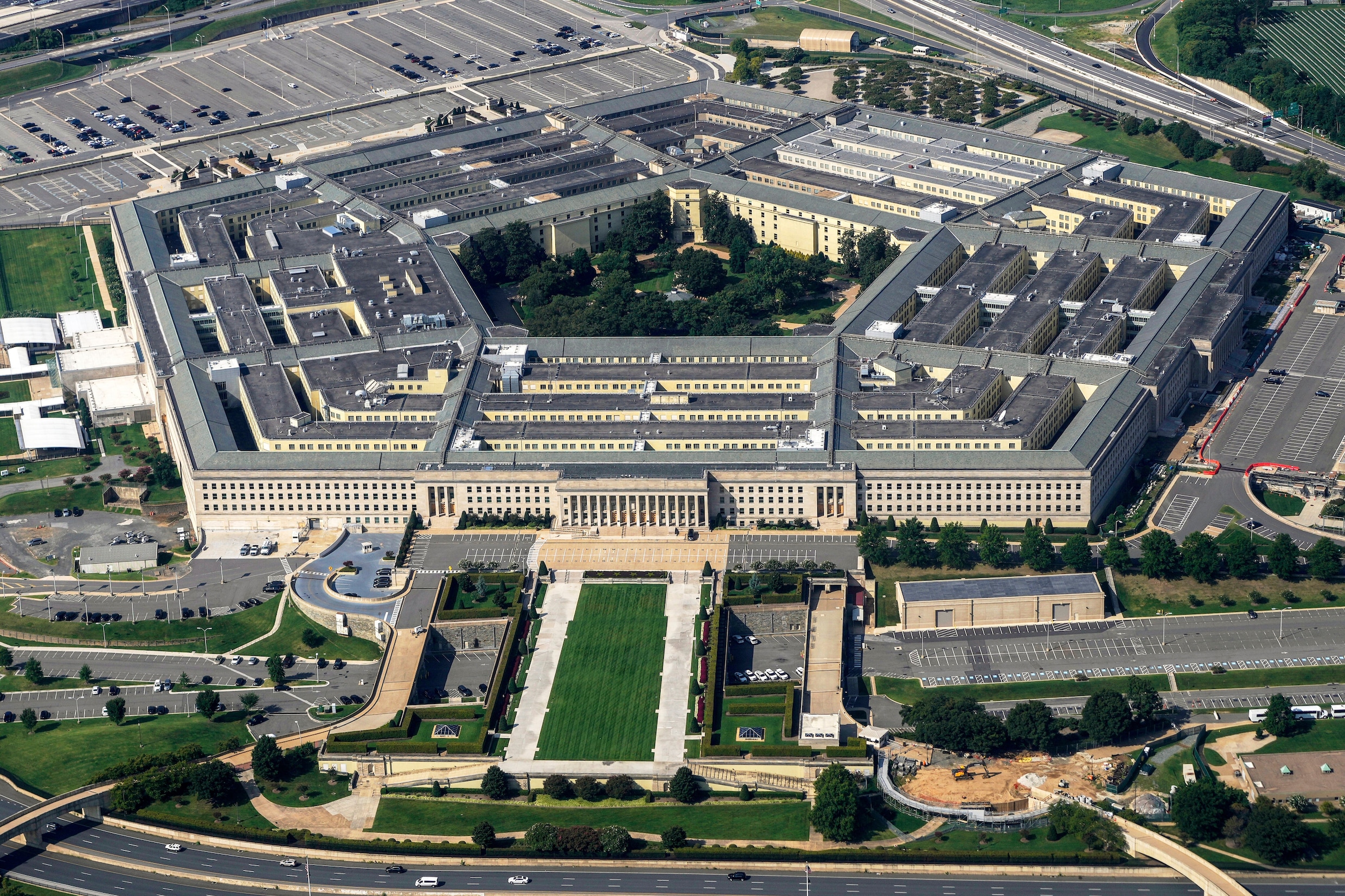 Live - Pentagon in lockdown na incident met gevaarlijke stoffen ...