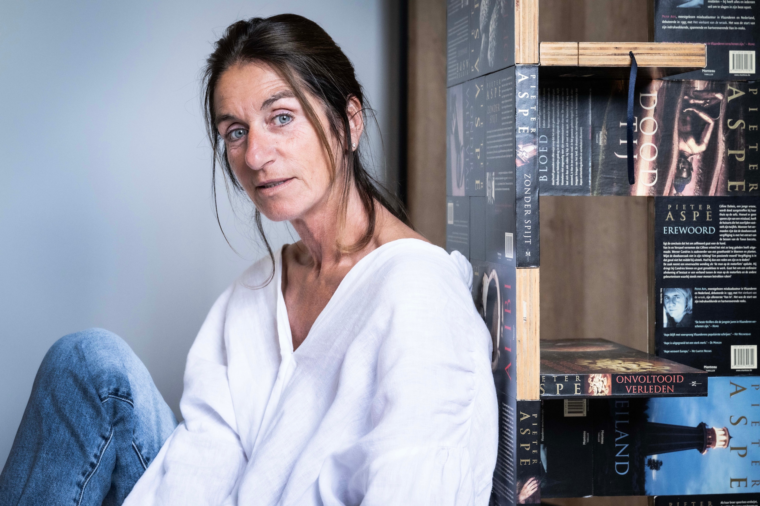 Weduwe van Pieter Aspe over rouw, woede en loslaten: ‘Die loodzware ...