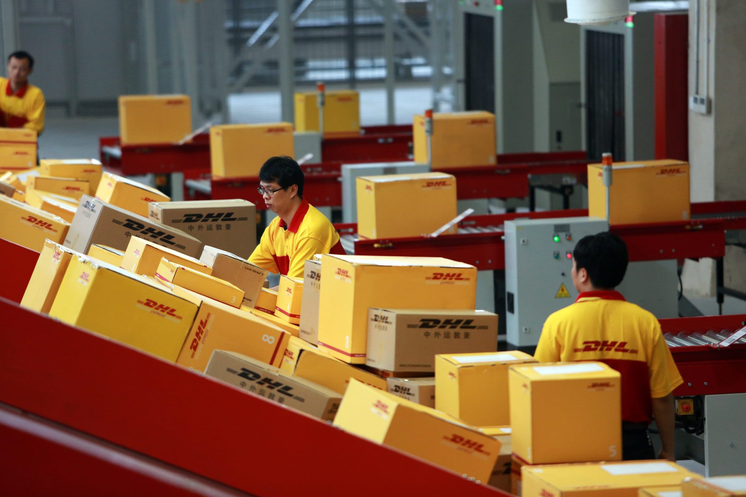 80 banen bedreigd bij DHL in Bornem | De Morgen