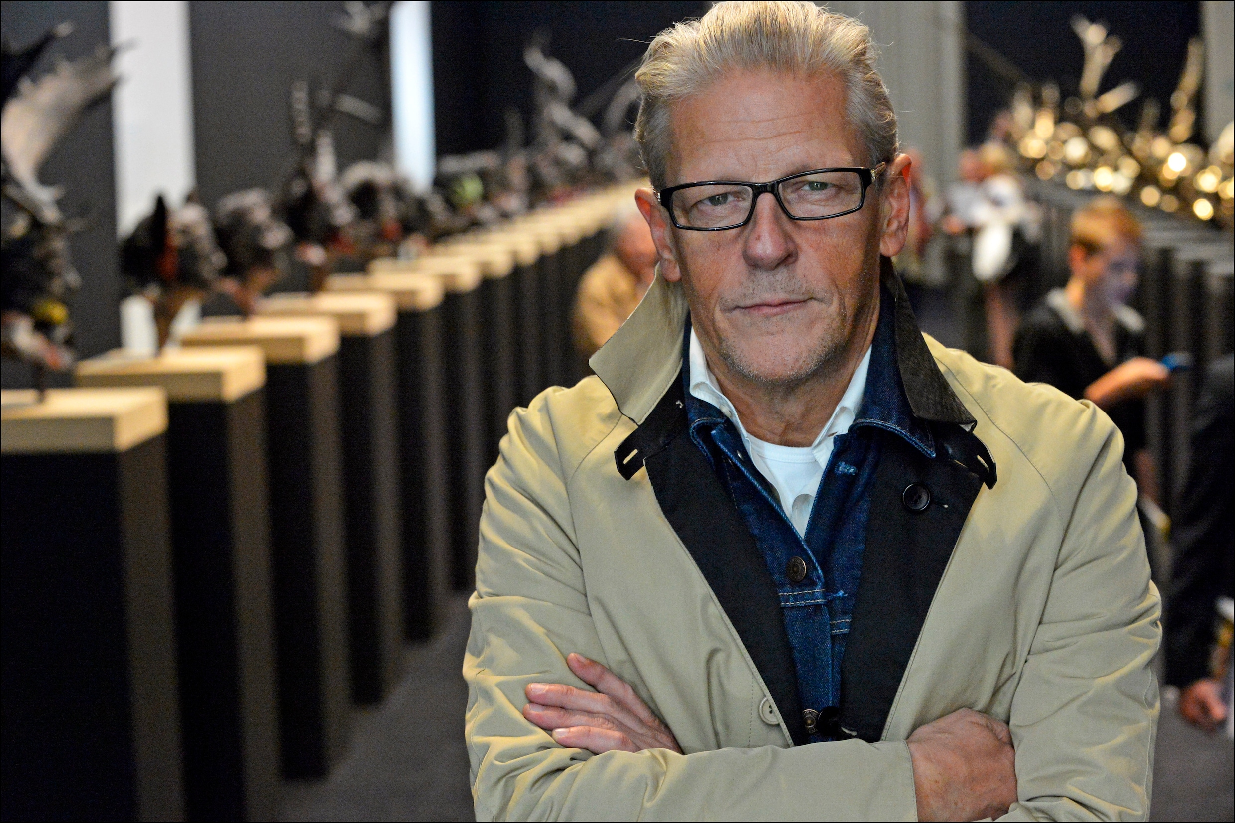 Jan Fabre blikt terug op vijf van zijn memorabele performances | De Morgen