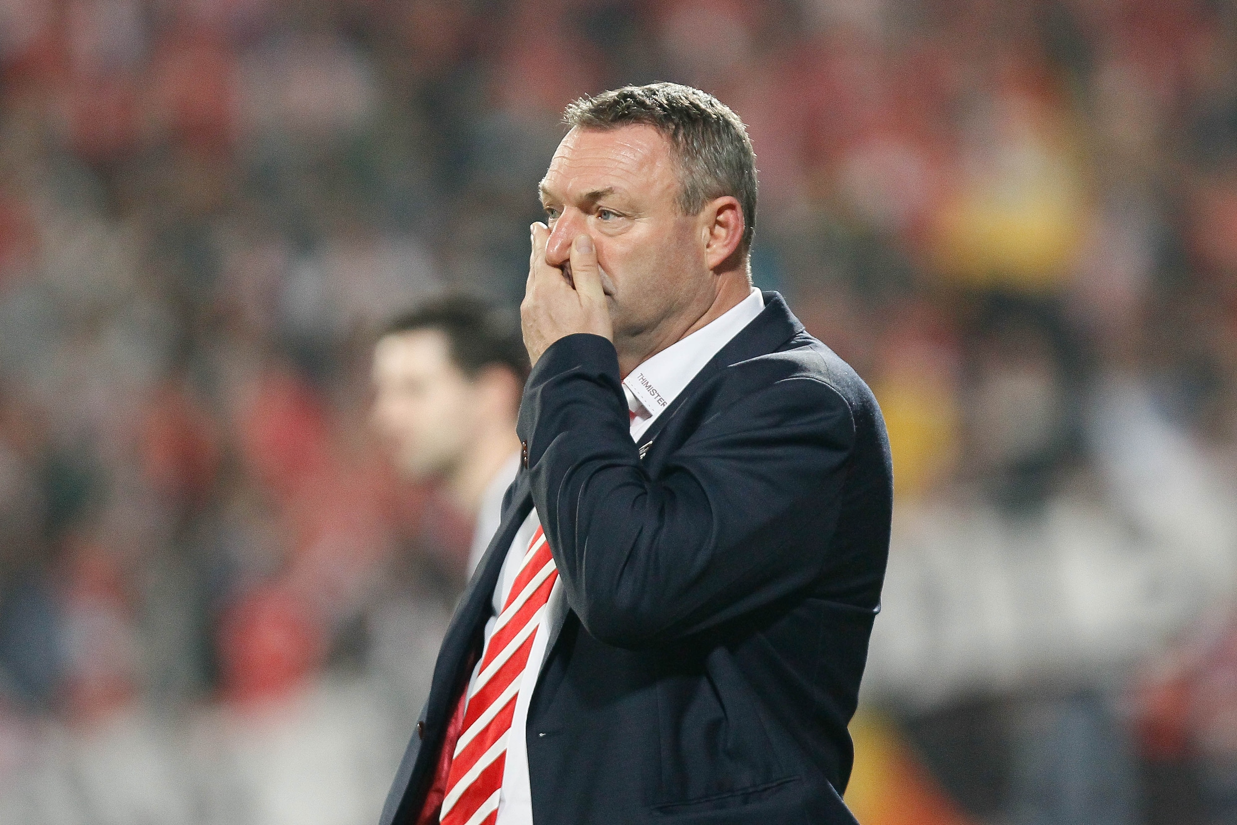 Mathijssen neemt ontslag als trainer van Beerschot | De Morgen