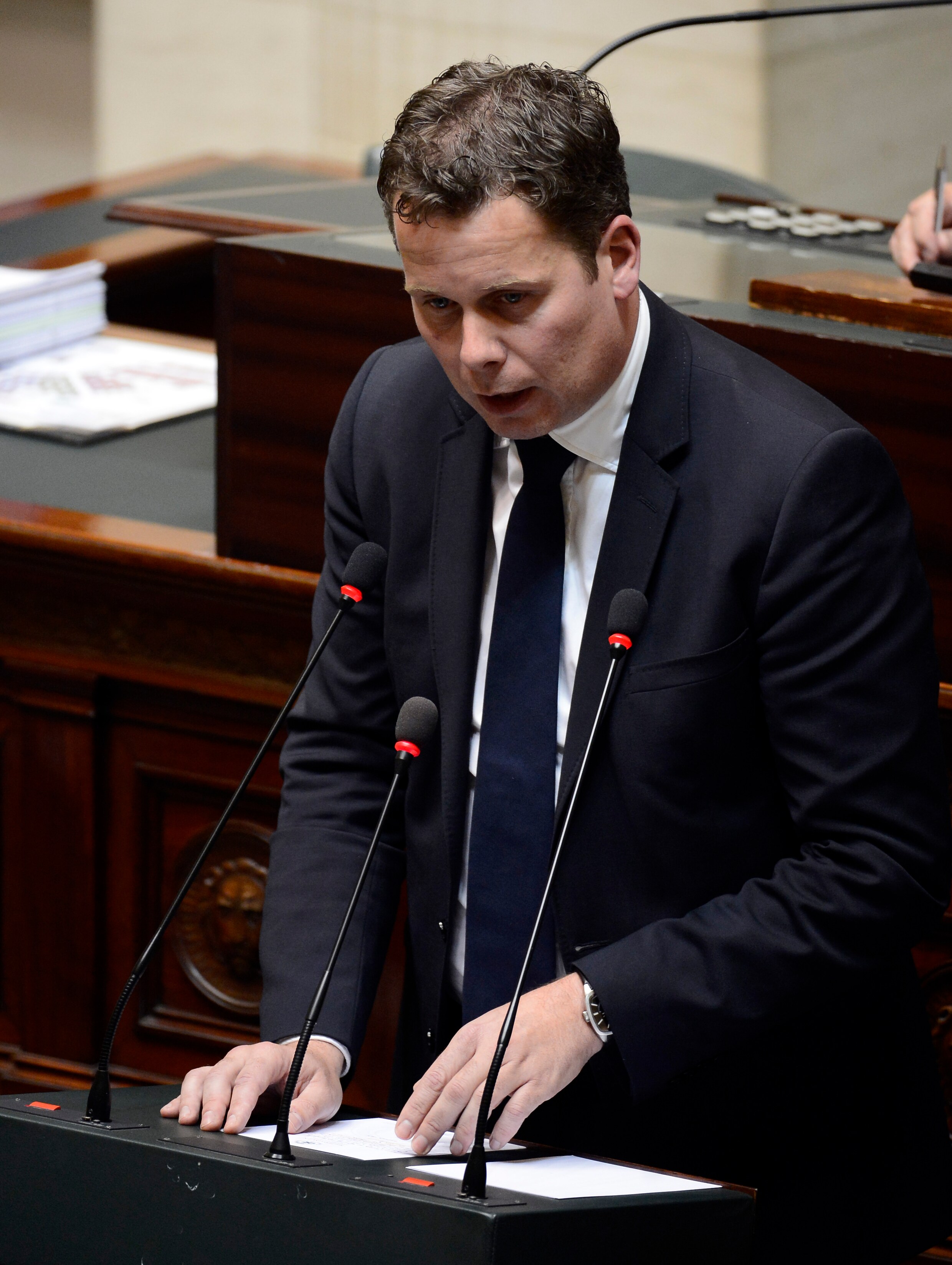 Hoe Raf Terwingen "te kakken gezet werd" in het familienamendebat | De ...