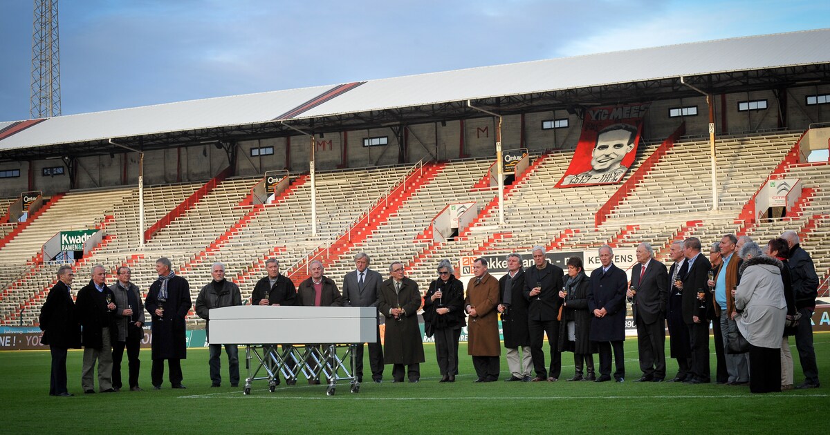 Vic Mees krijgt gepast afscheid op zijn Bosuil | De Morgen