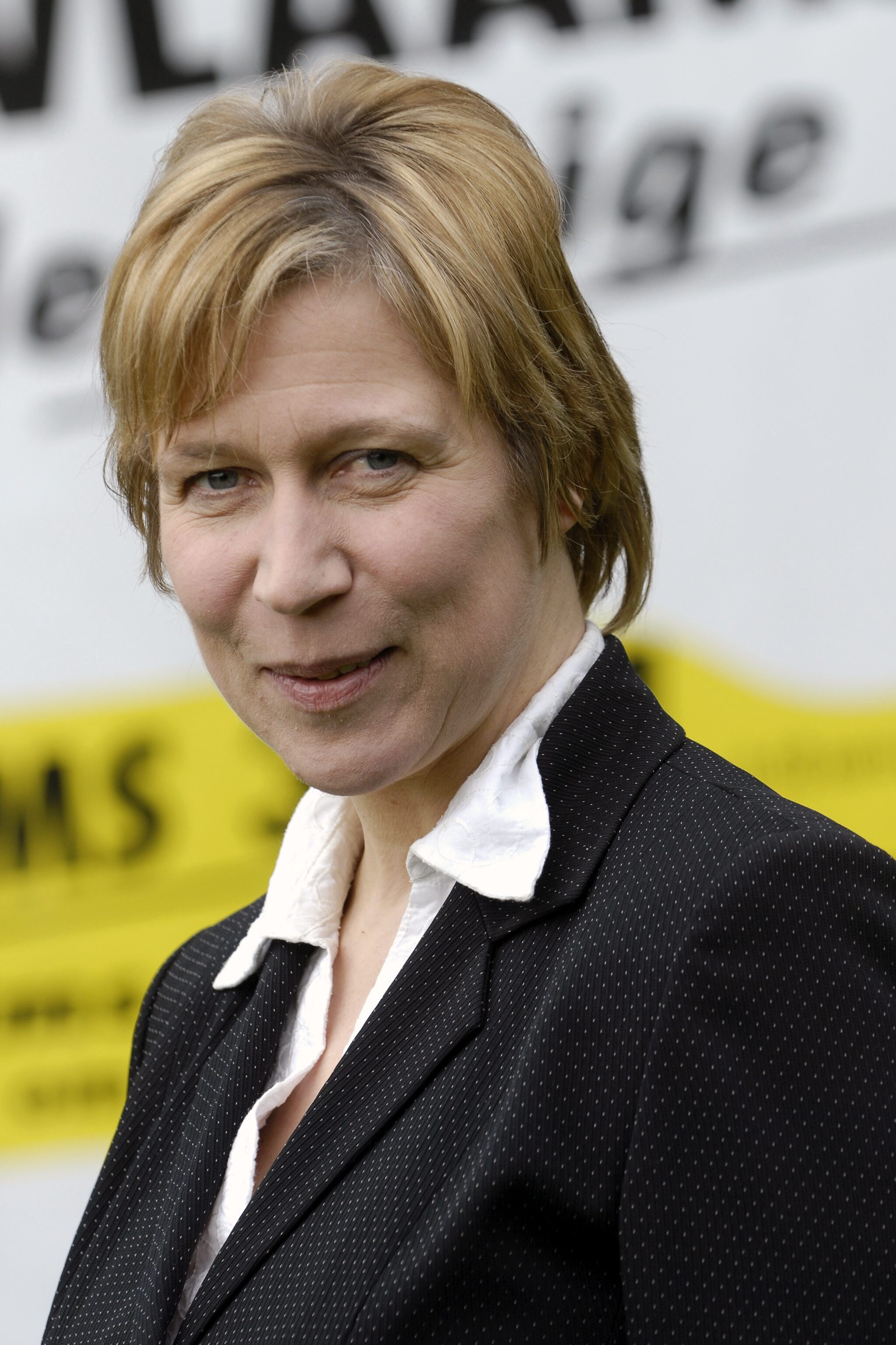 Vlaams Belangers deden duiveluitdrijving in parlement | De Morgen