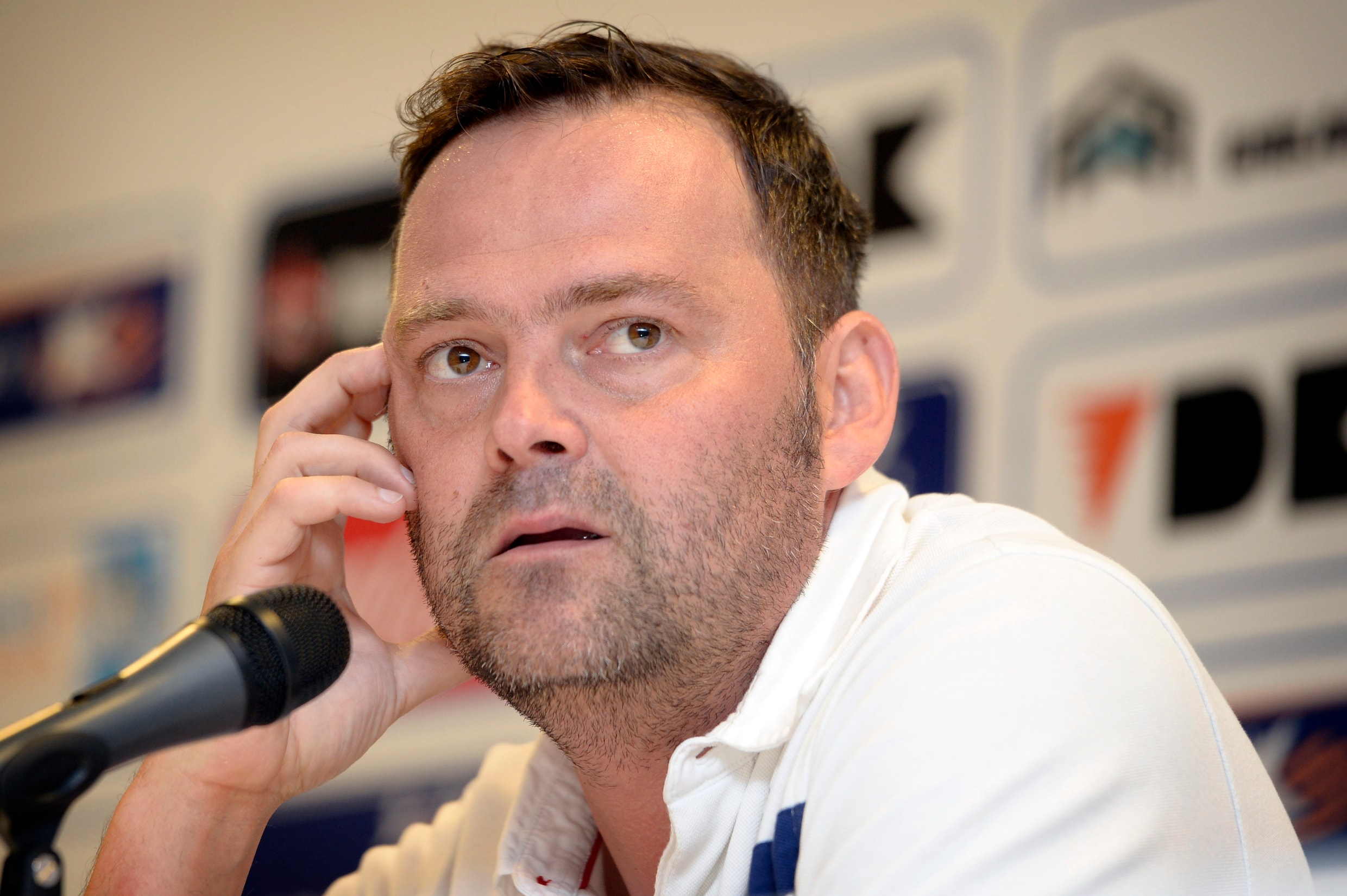 Ex-voetballer Gunther Schepens ramt vier auto’s in Wetteren en legt ...