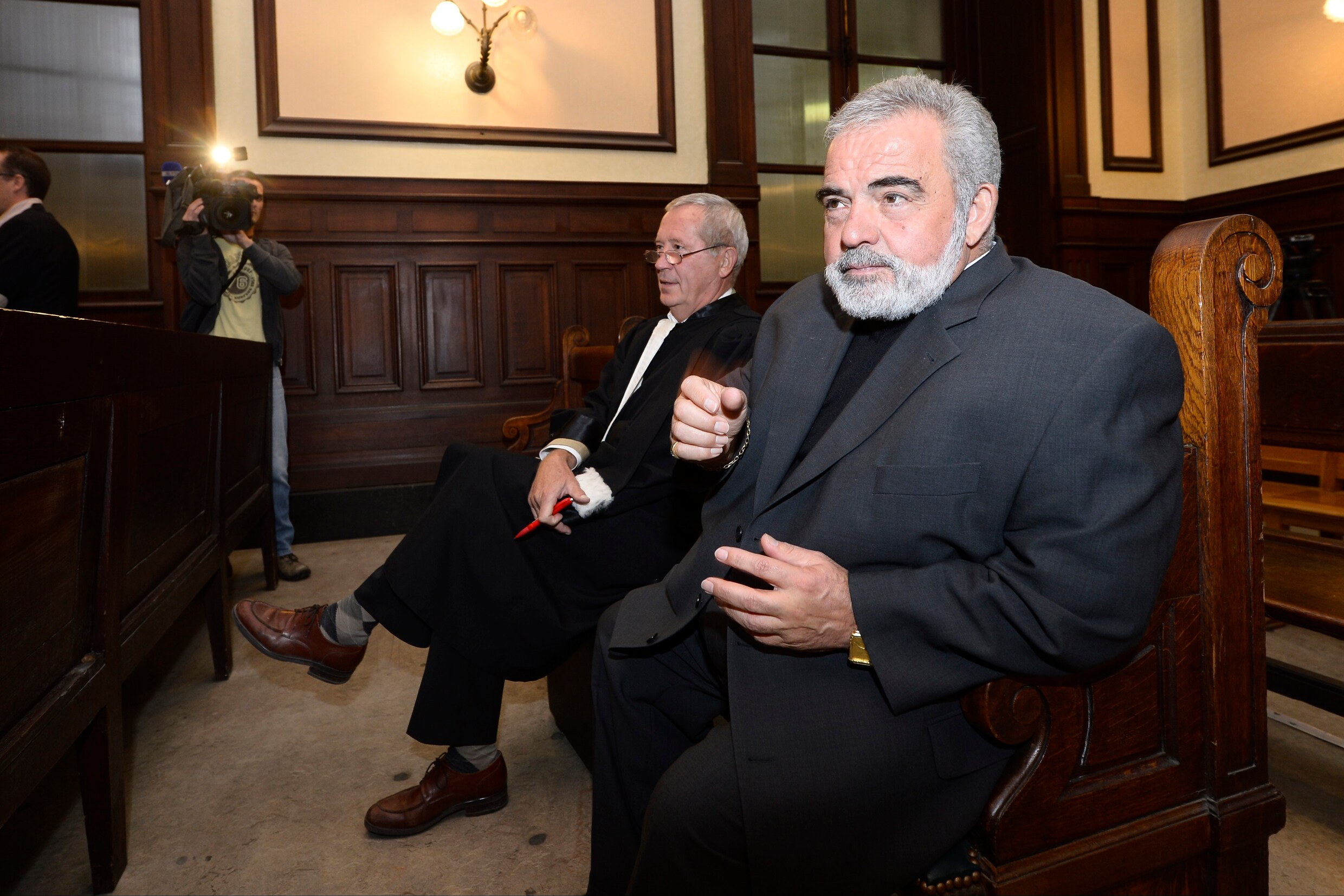 Gaone moet geldstromen bij La Louvière verklaren | De Morgen